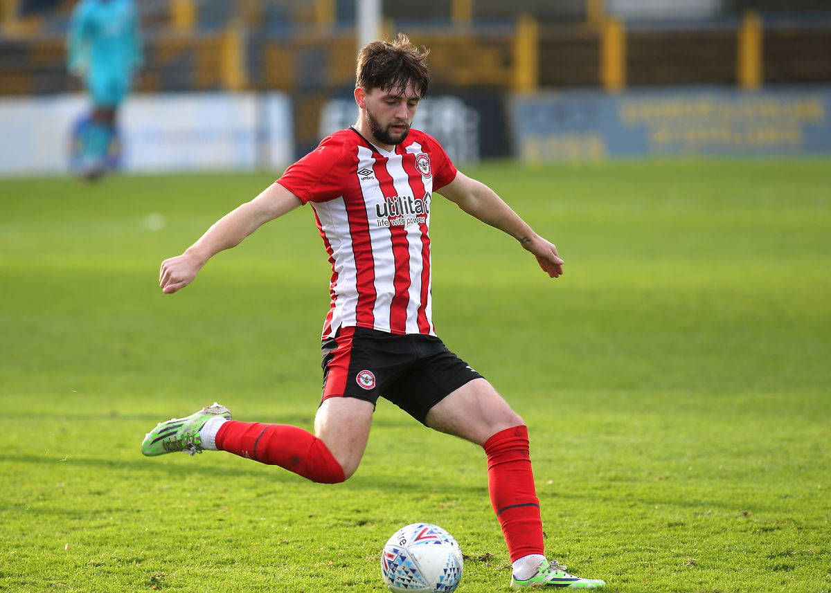Joe Adams heads to Grimsby Town on loan | Brentford FC