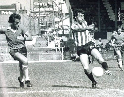 Roger Cross placed in to Hall of Fame | Brentford FC