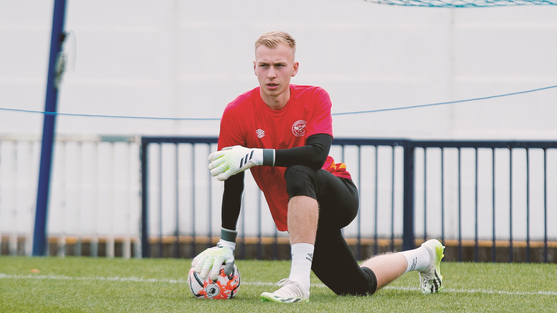 Cox loaned to Bristol Rovers | Brentford FC