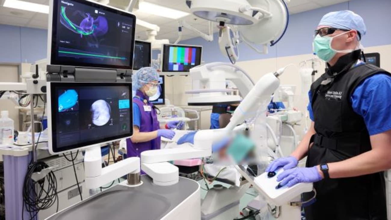 Robotic Arm Guides Physicians in Performing Pulmonary Biopsy for the First Time in St. Louis ...