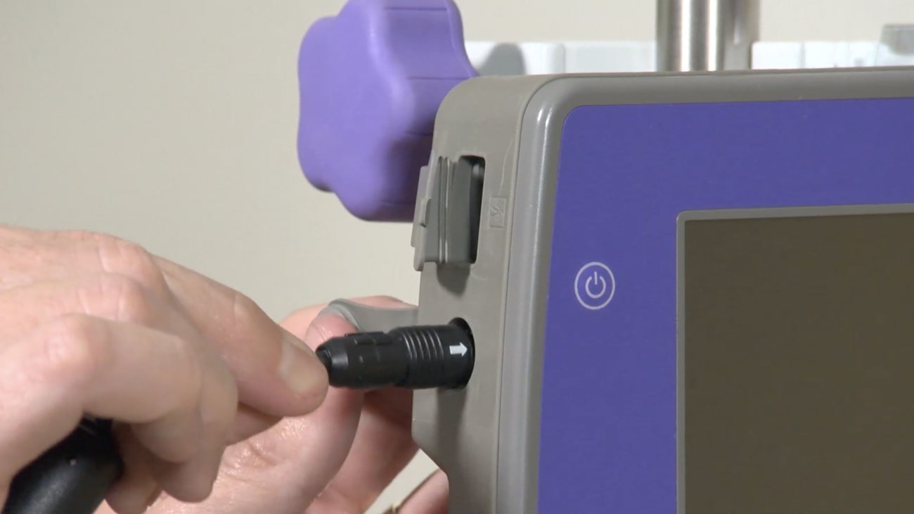 Kangaroo™ IRIS: Power Adaptor Insertion - Cardinal Health