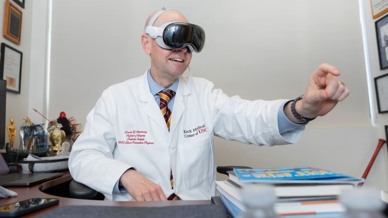 Can Augmented Reality Help Surgeons in the OR? - Keck Medicine of USC