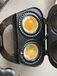 how to cook poached eggs in pie maker