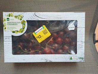 Woolworths Australian Fresh Cherries Box 1kg | bunch