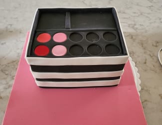 Make Up box cake | bunch