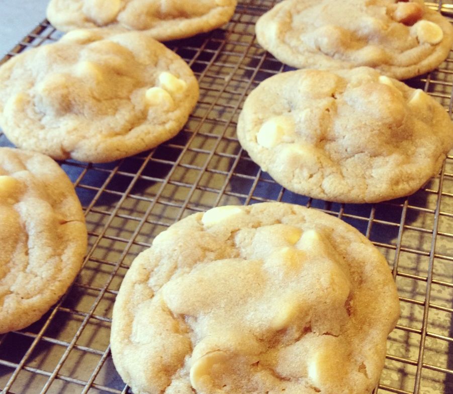 White Choc and Macadamia Cookies | bunch