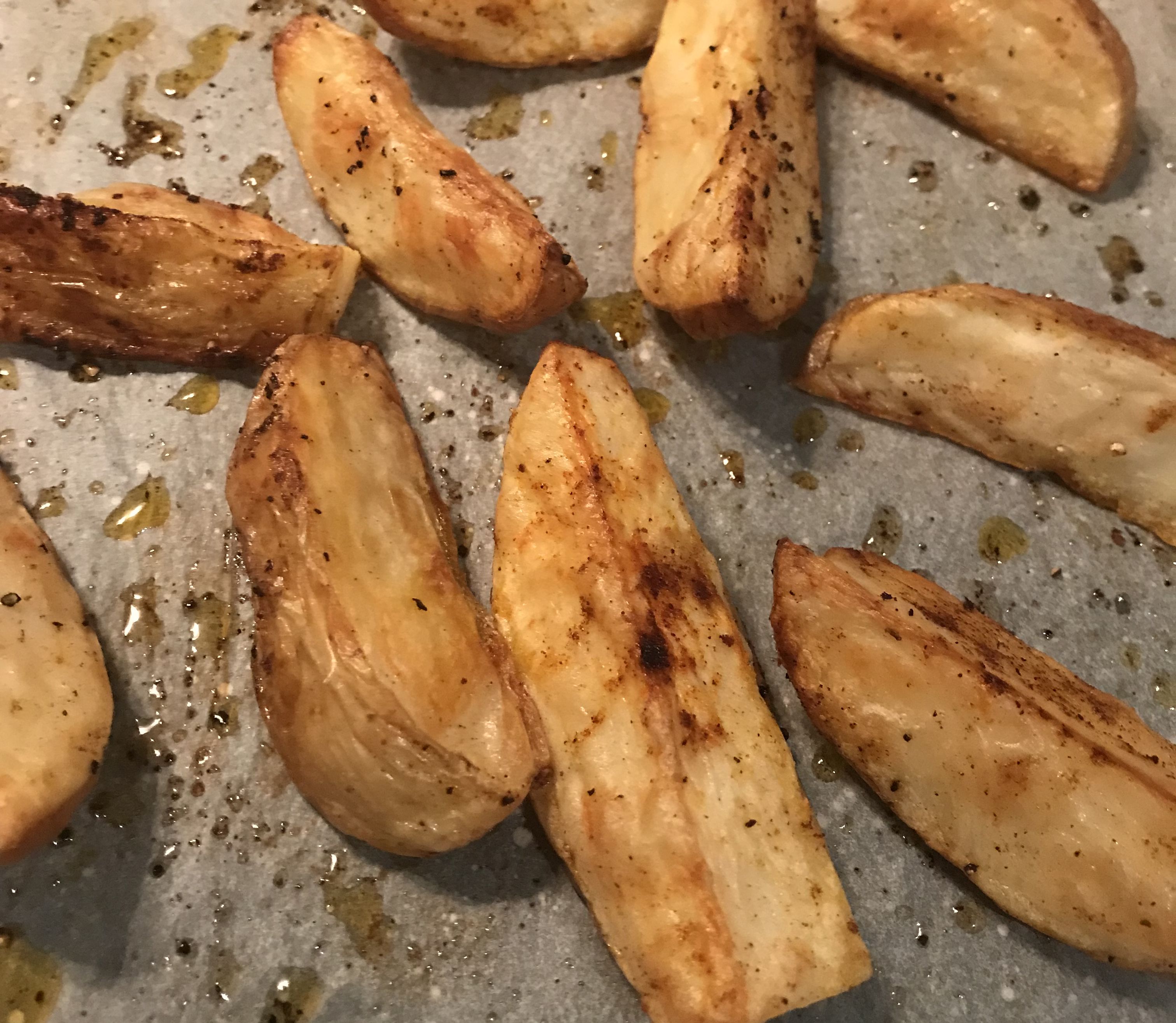 Hand cut potato wedges | bunch