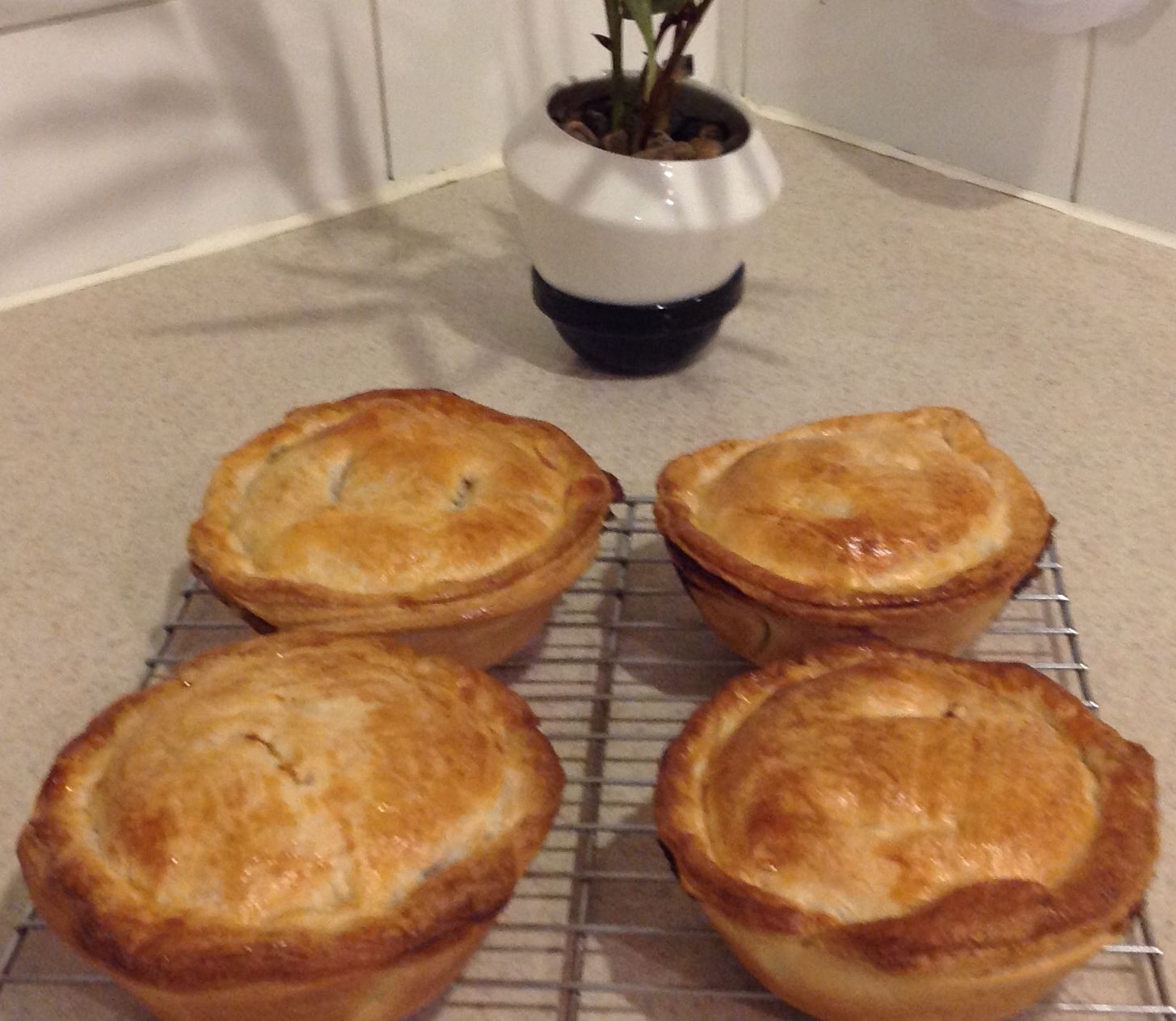 Chilli Beef Meat Pies | bunch