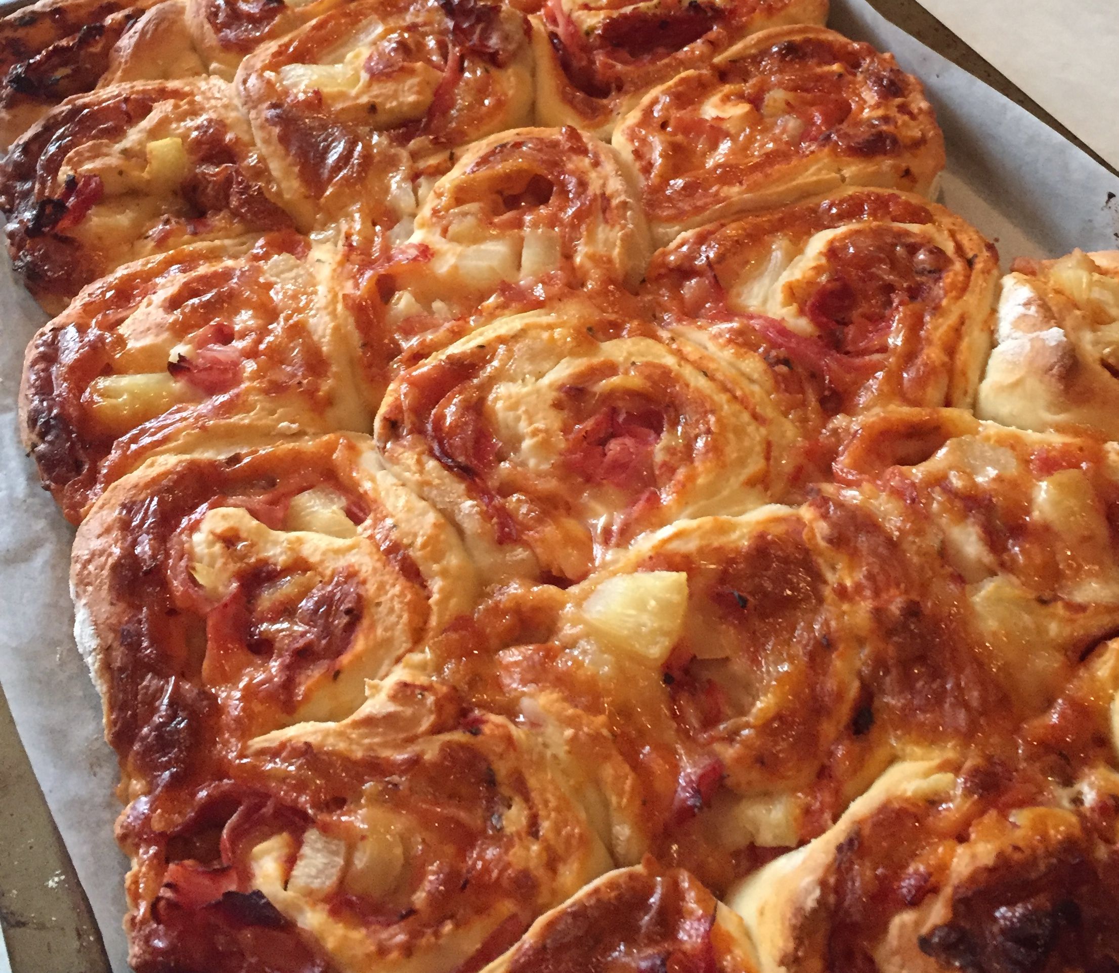 Hawaiian pizza scrolls | bunch