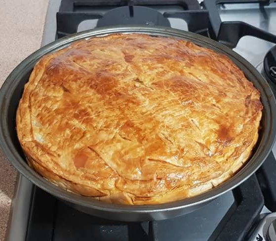 Family Meat pie | bunch