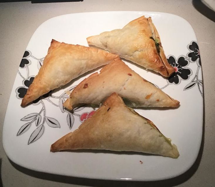 Spinach and cheese triangles | bunch
