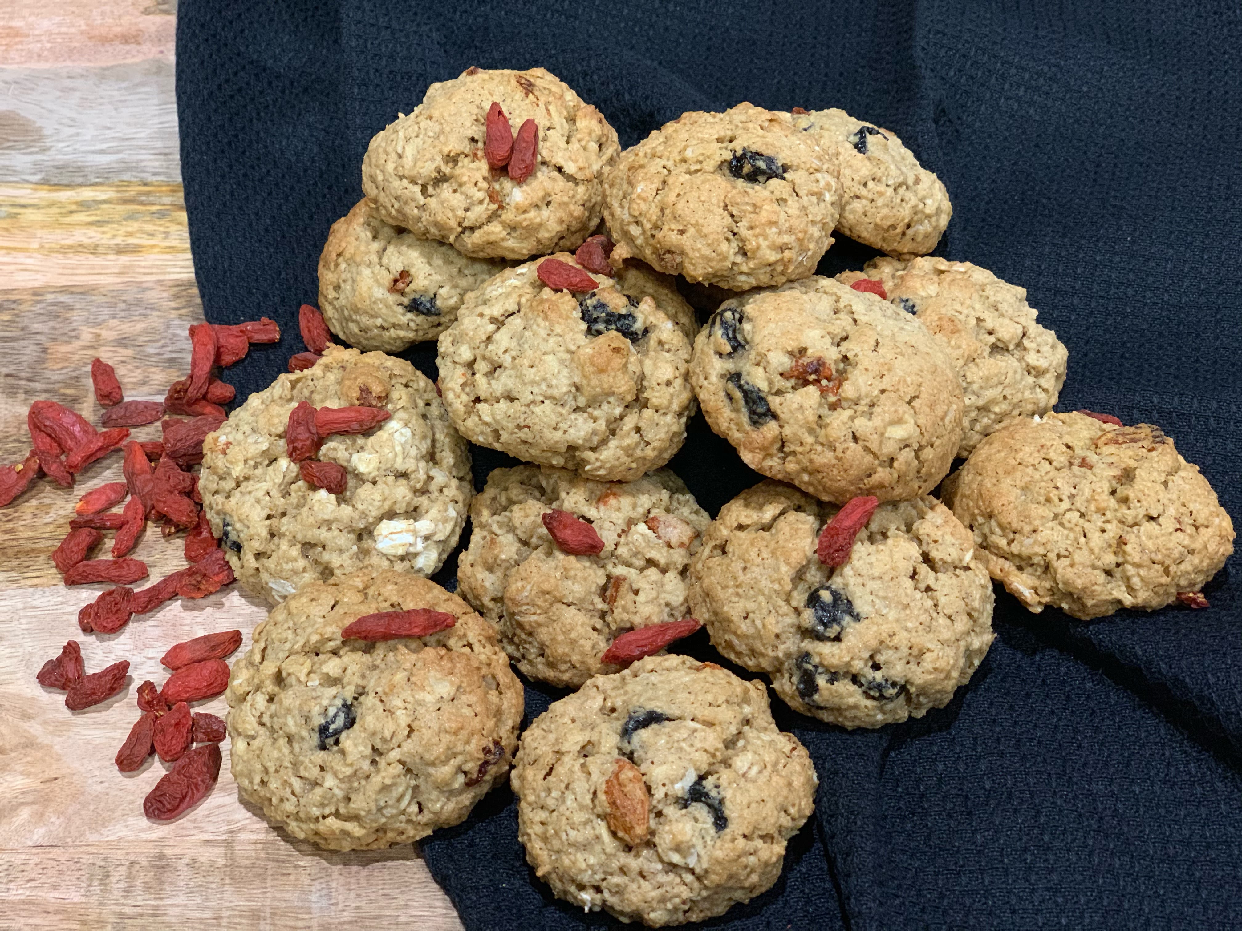 Oatmeal Goji Berry Cookies | bunch