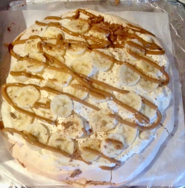 Caramel banana pavlova | bunch