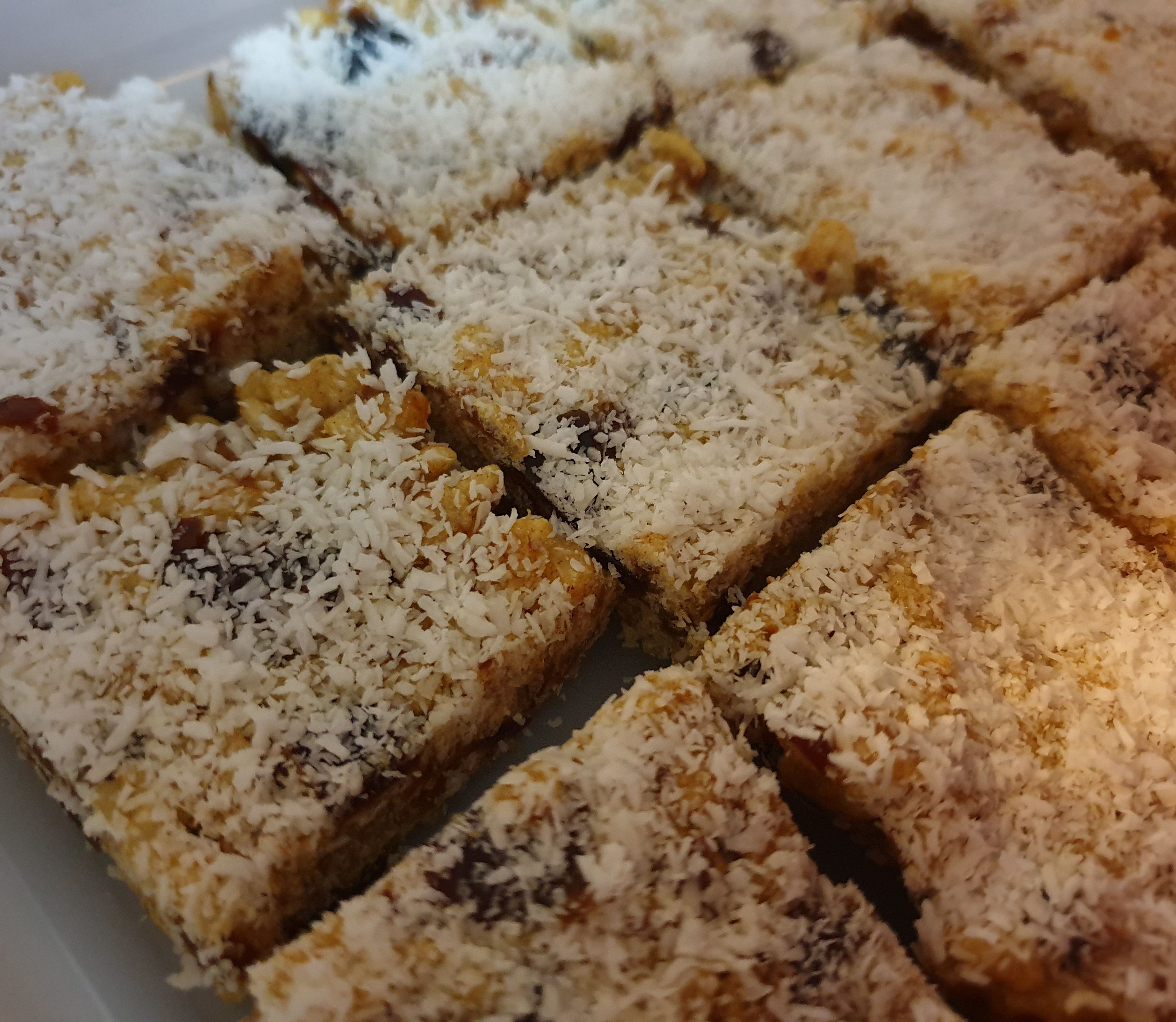 Date and Ricebubble Slice | bunch