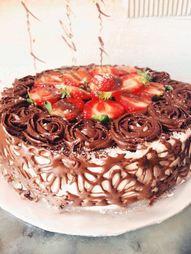 Chocolate lace making | bunch