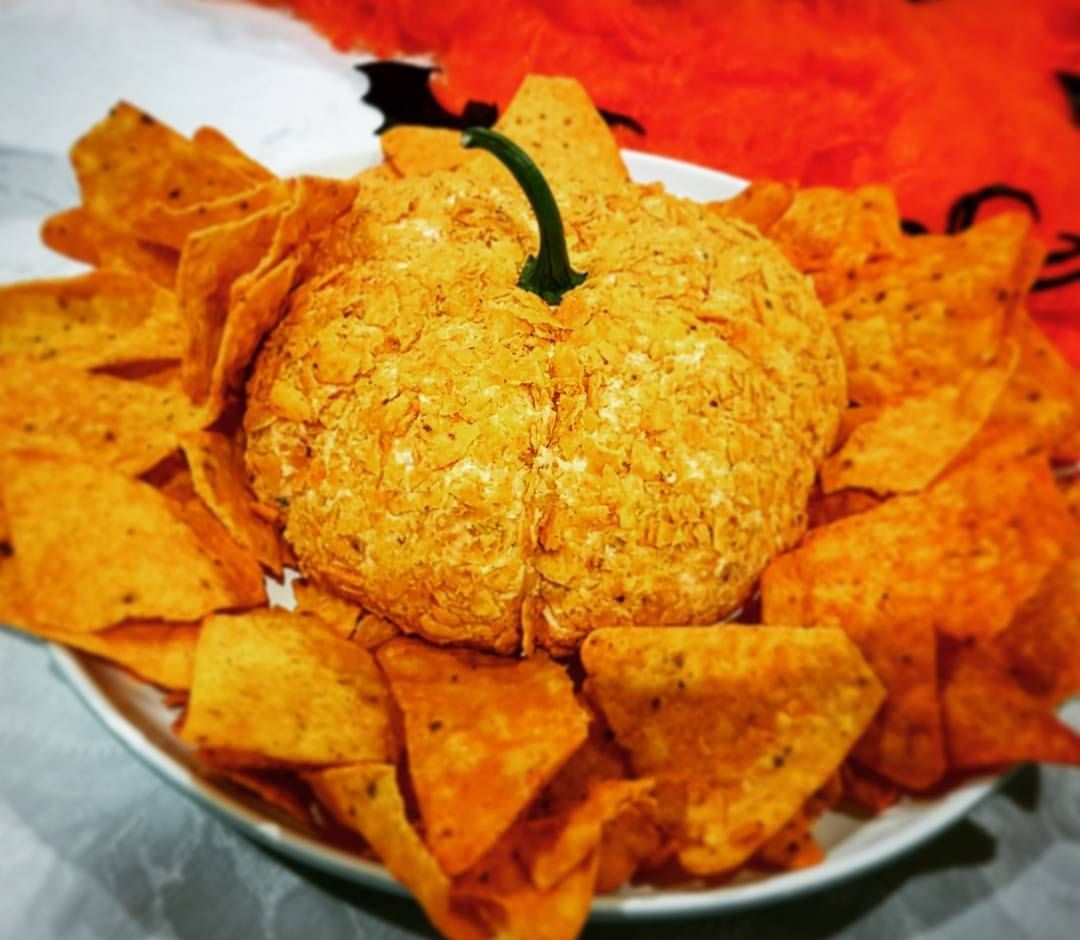 Nacho cheese ball | bunch