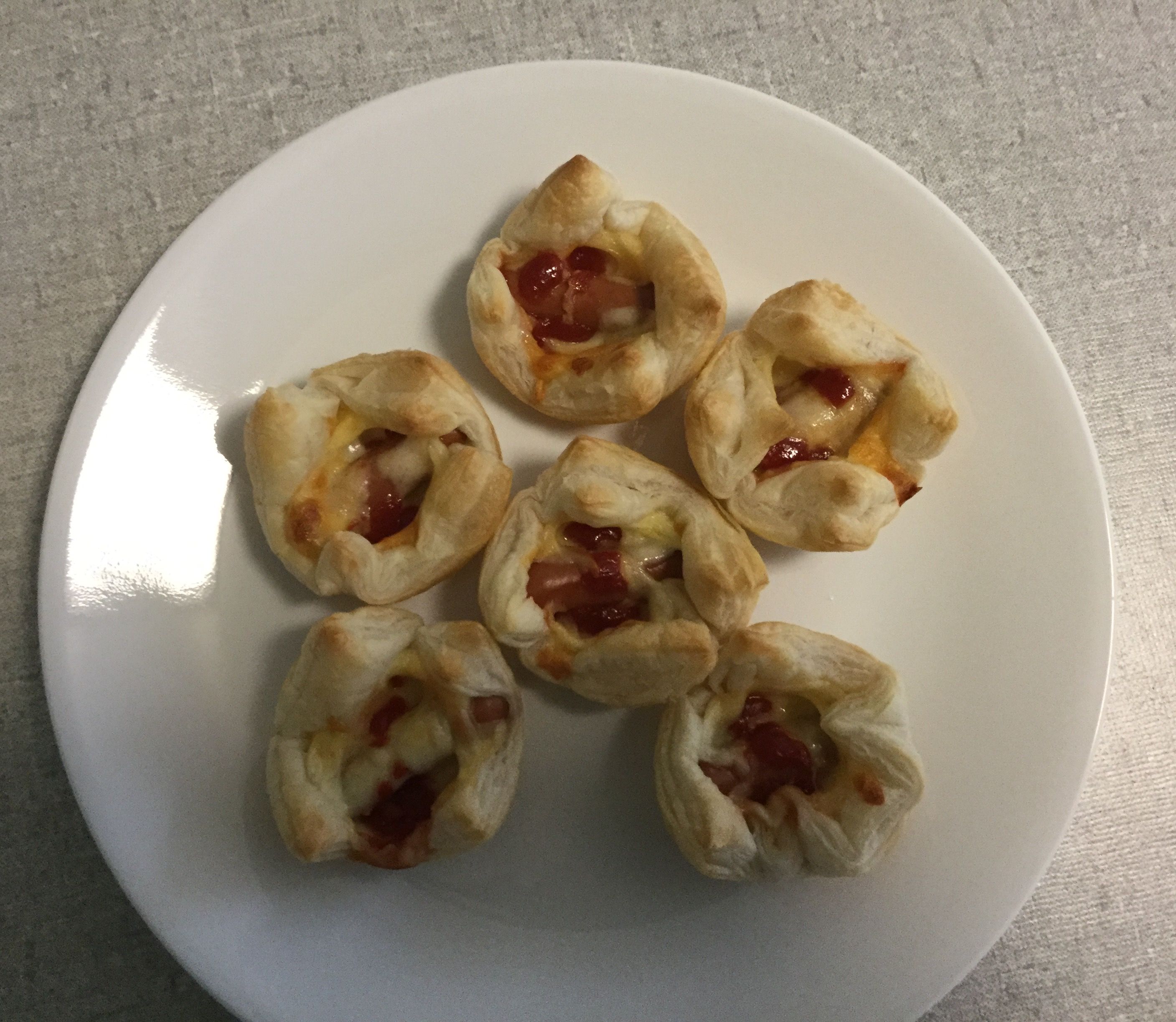 Sausage pastry snacks | bunch