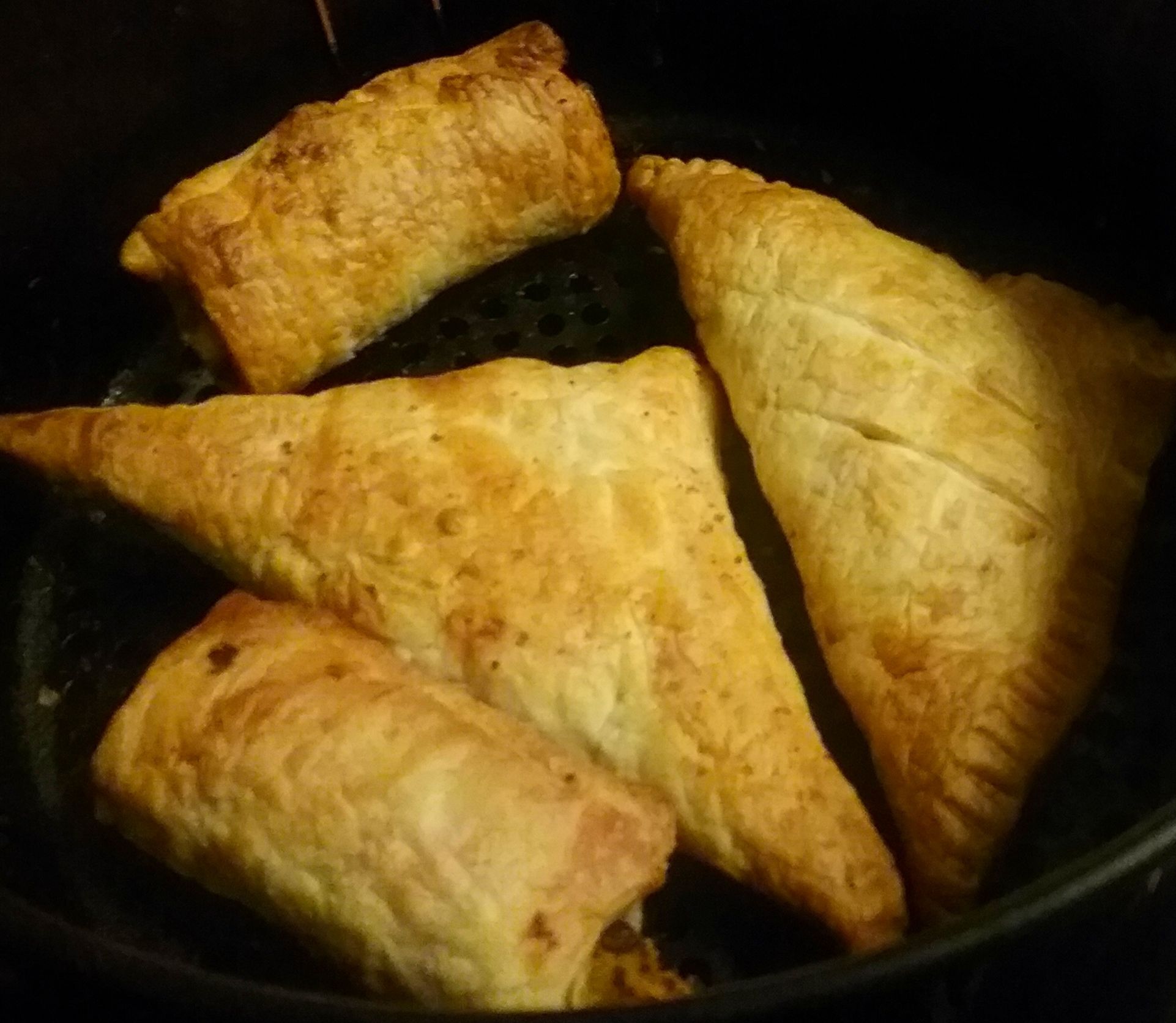 Curry fish pastry | bunch