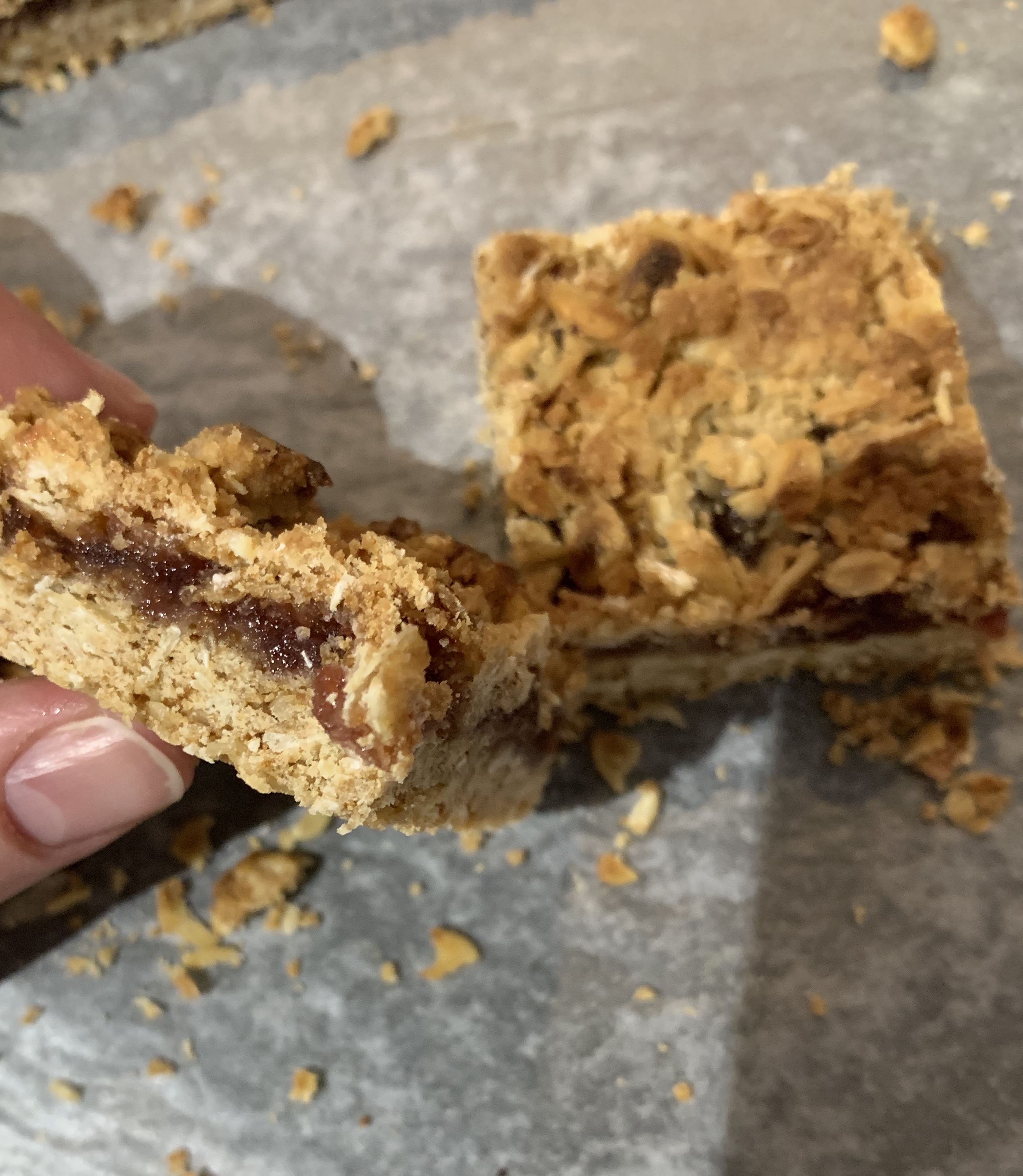 Jam crumb slice | bunch