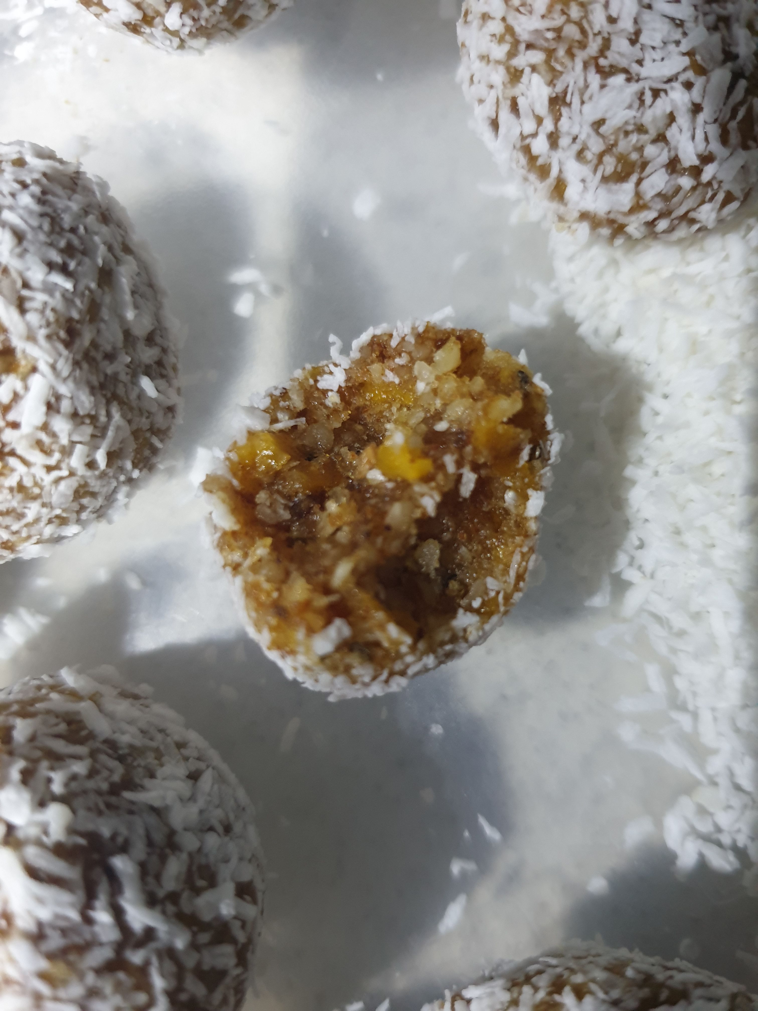 Raw Trail Mix Bliss Balls | bunch