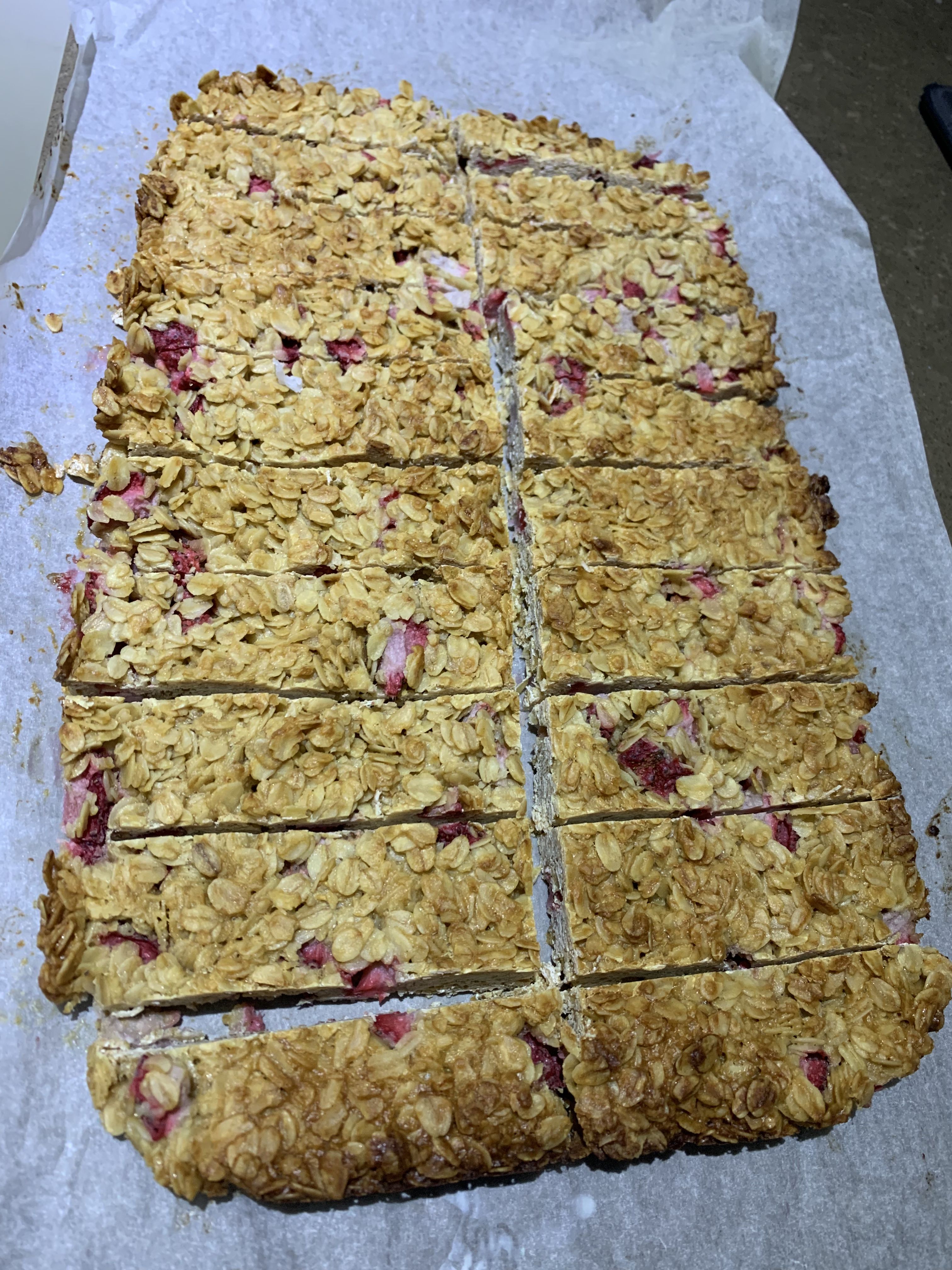 Strawberry museli bars | bunch