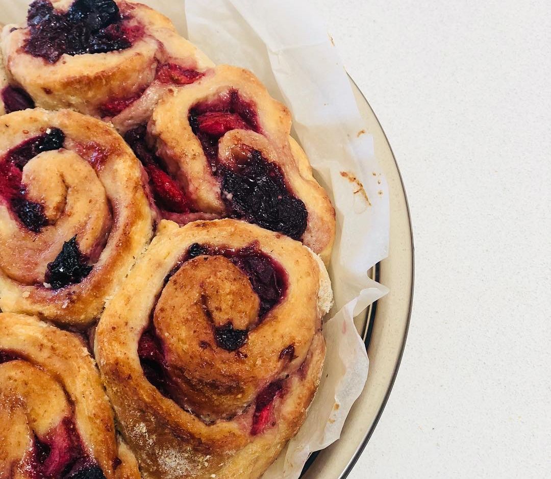 Vegan sweet berry rolls | bunch