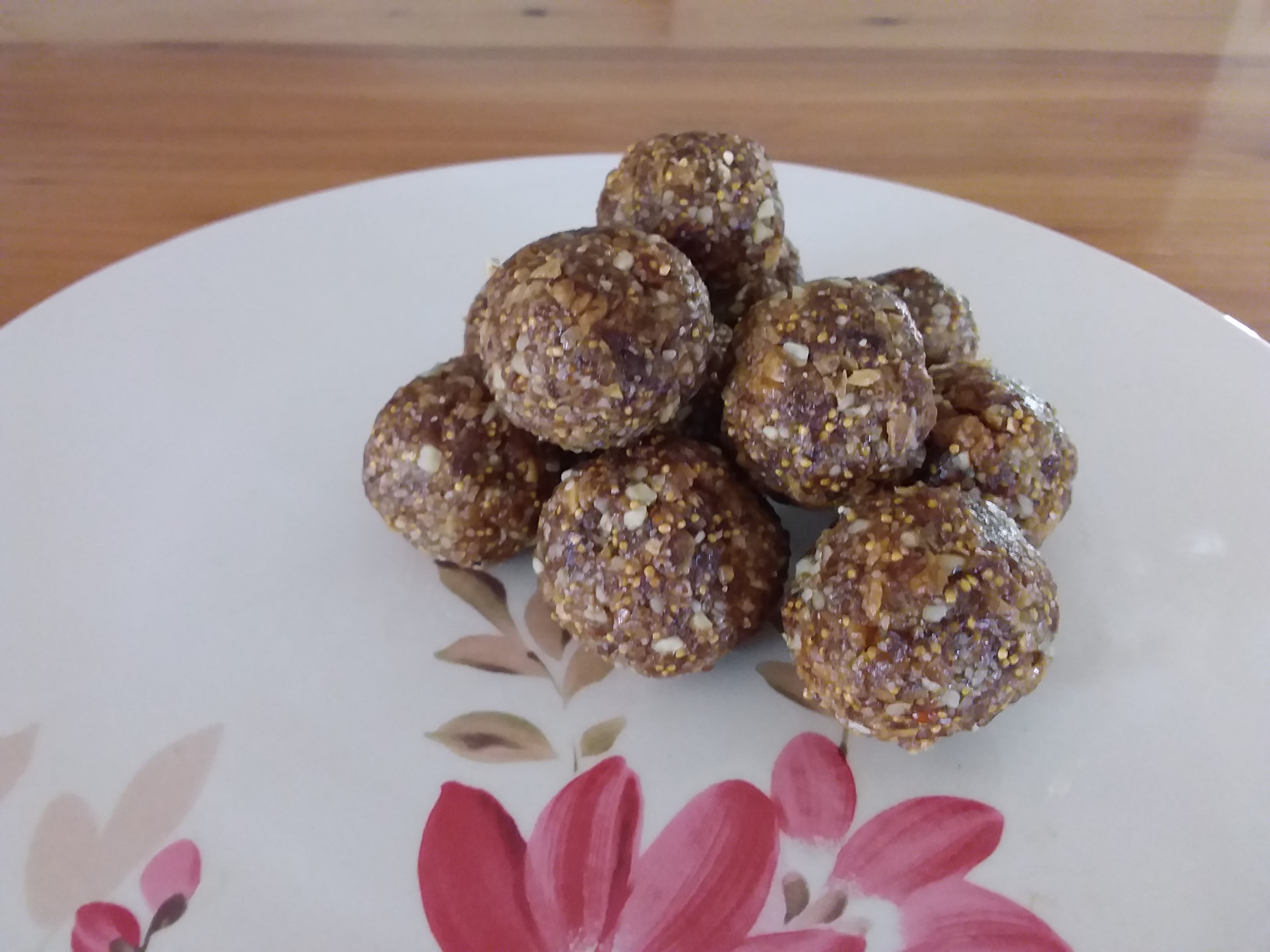 Dried Fig Balls | bunch