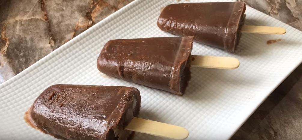 Dairy free Choc Fudge Popsicles | bunch