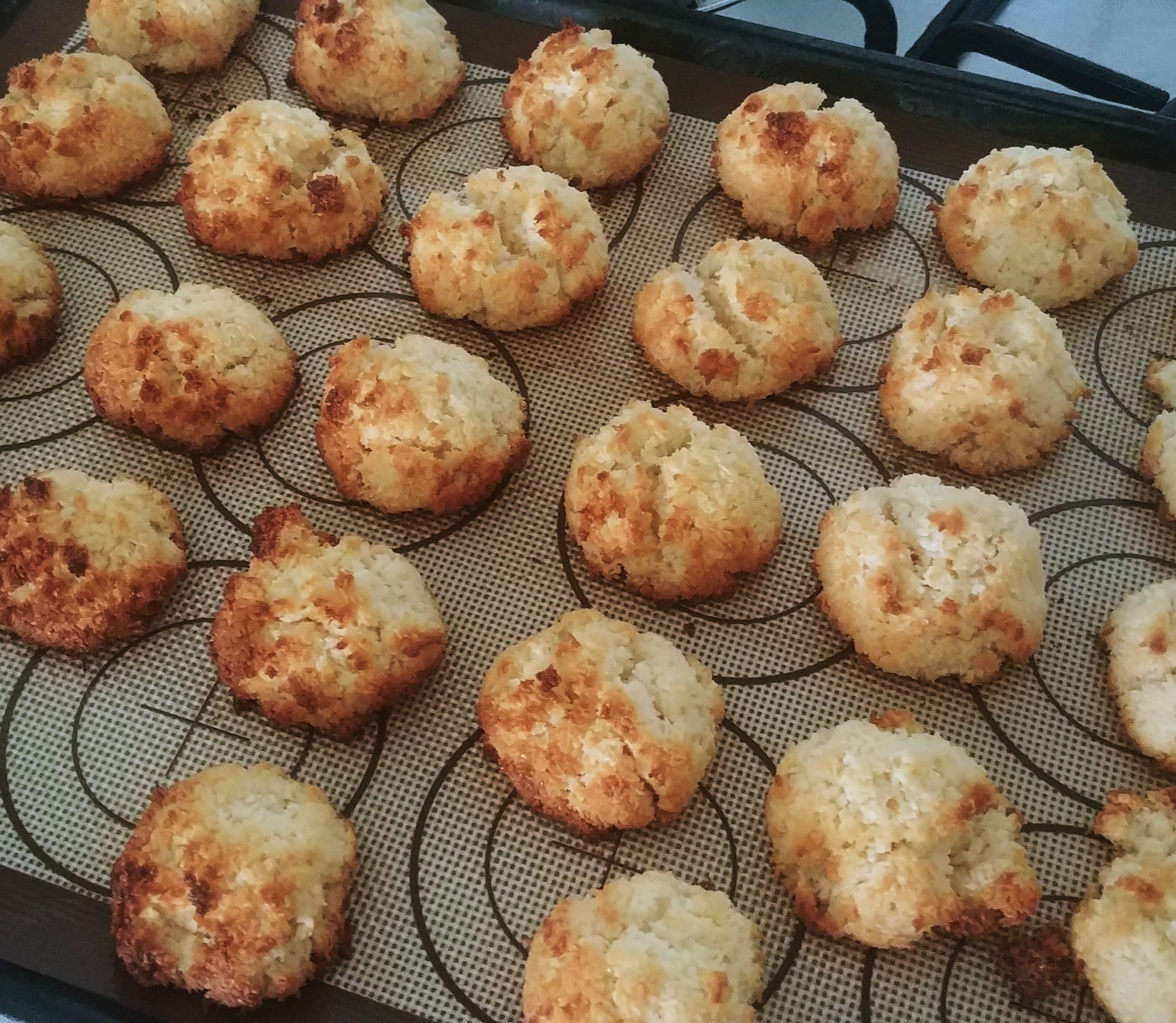 Coconut macaroons | bunch