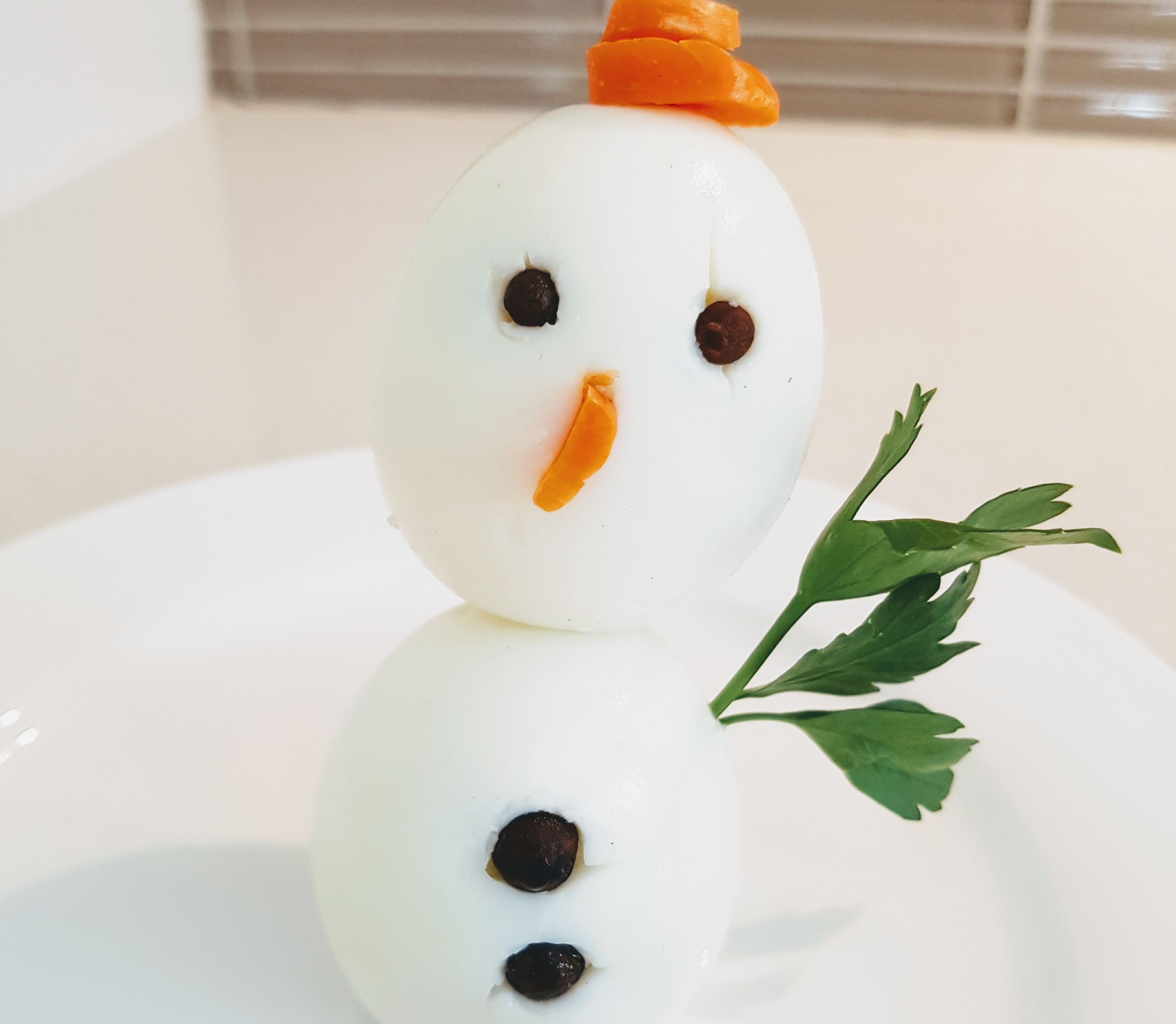 Eggs-cellent snowman | bunch
