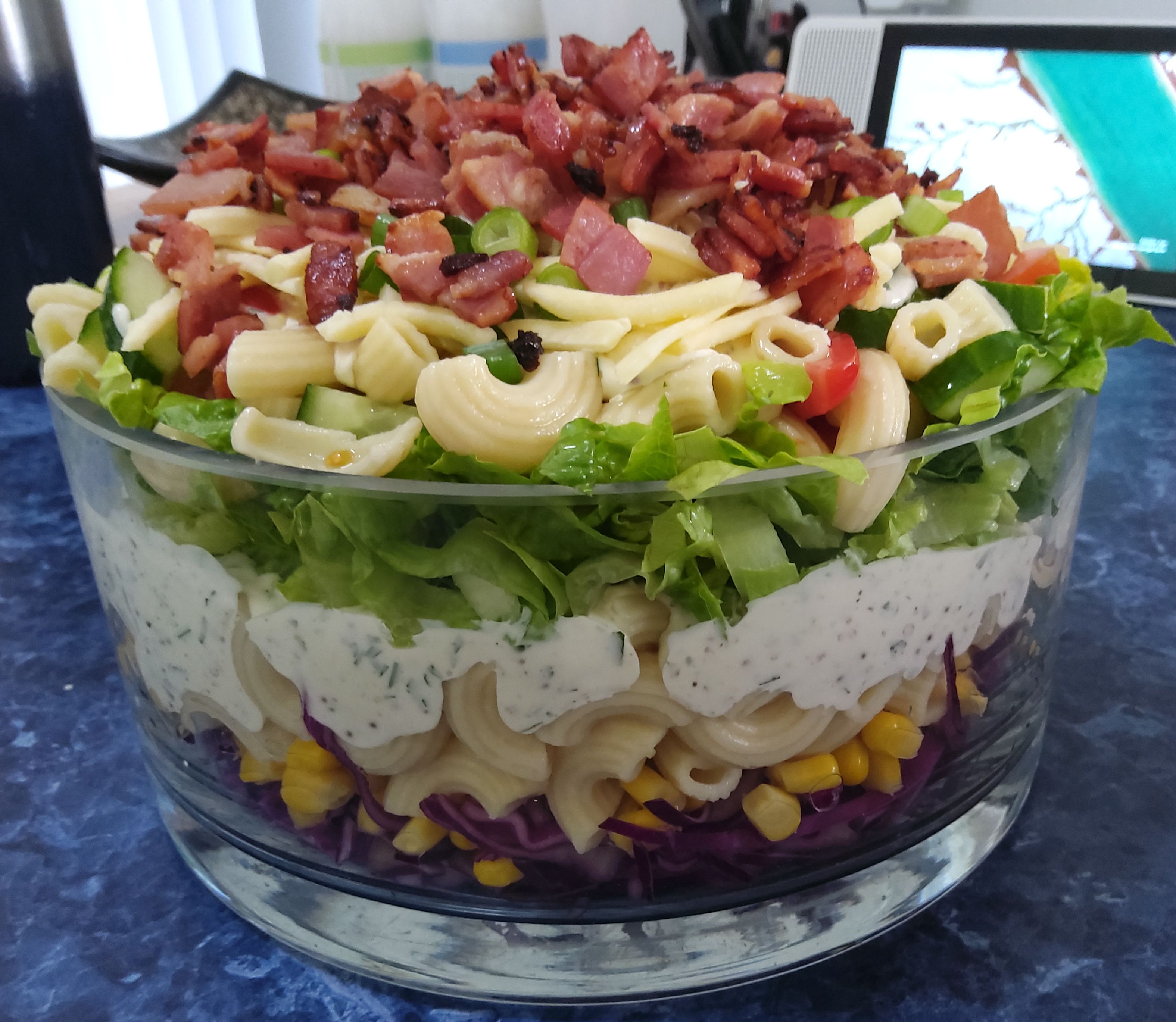 Layered pasta salad | bunch