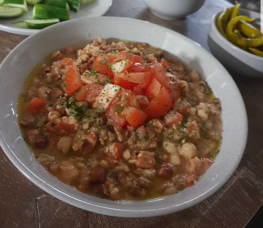 Foul (fava beans) & Hummus - Lebanese breakfast | bunch