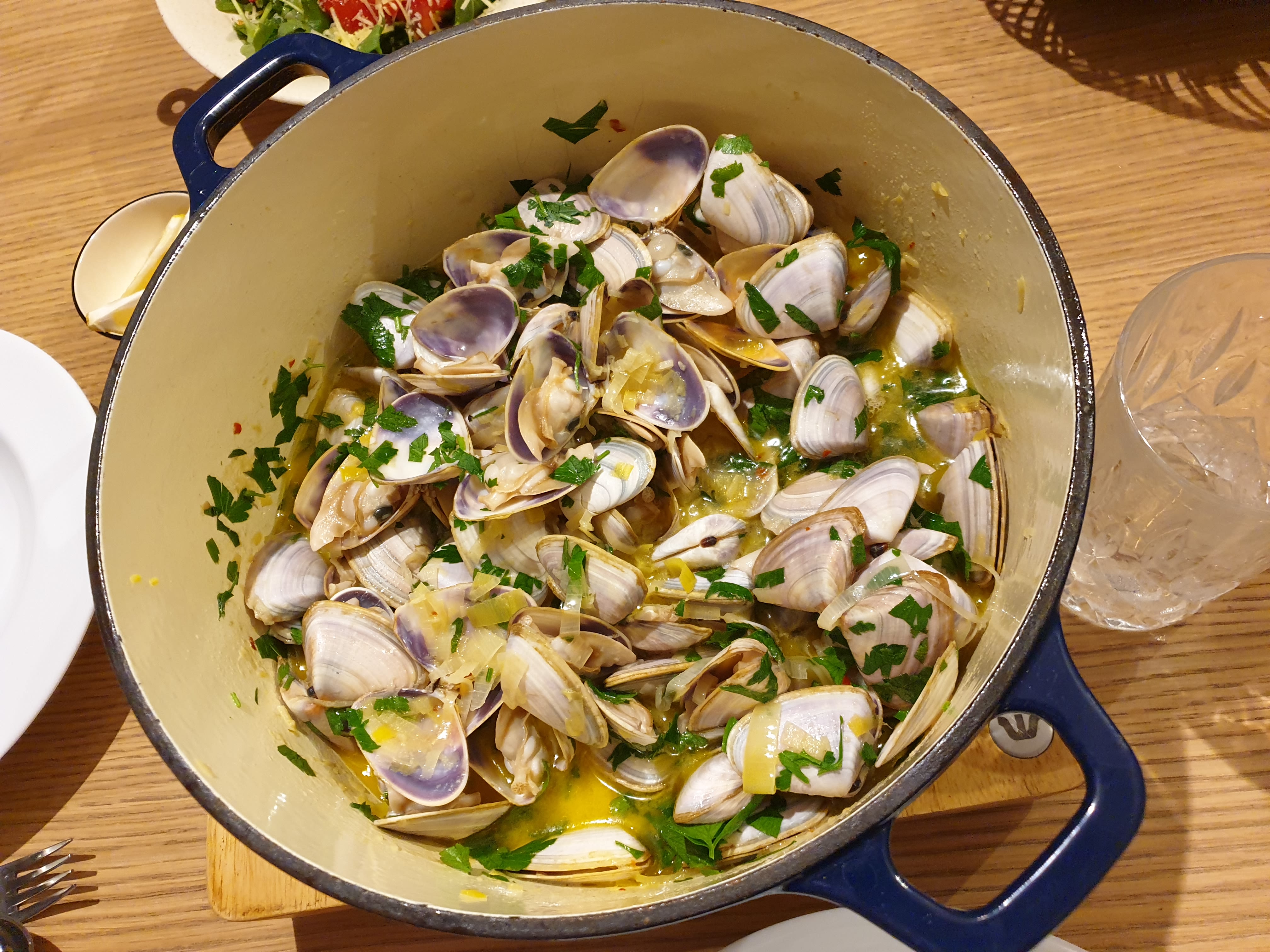 Pippis in white wine sauce (or mussels) | bunch