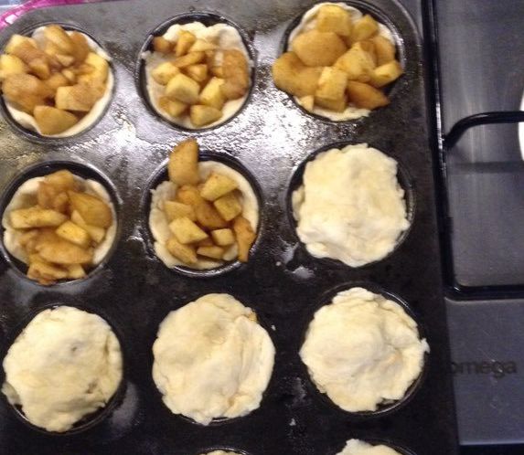 Mini apple pies | bunch