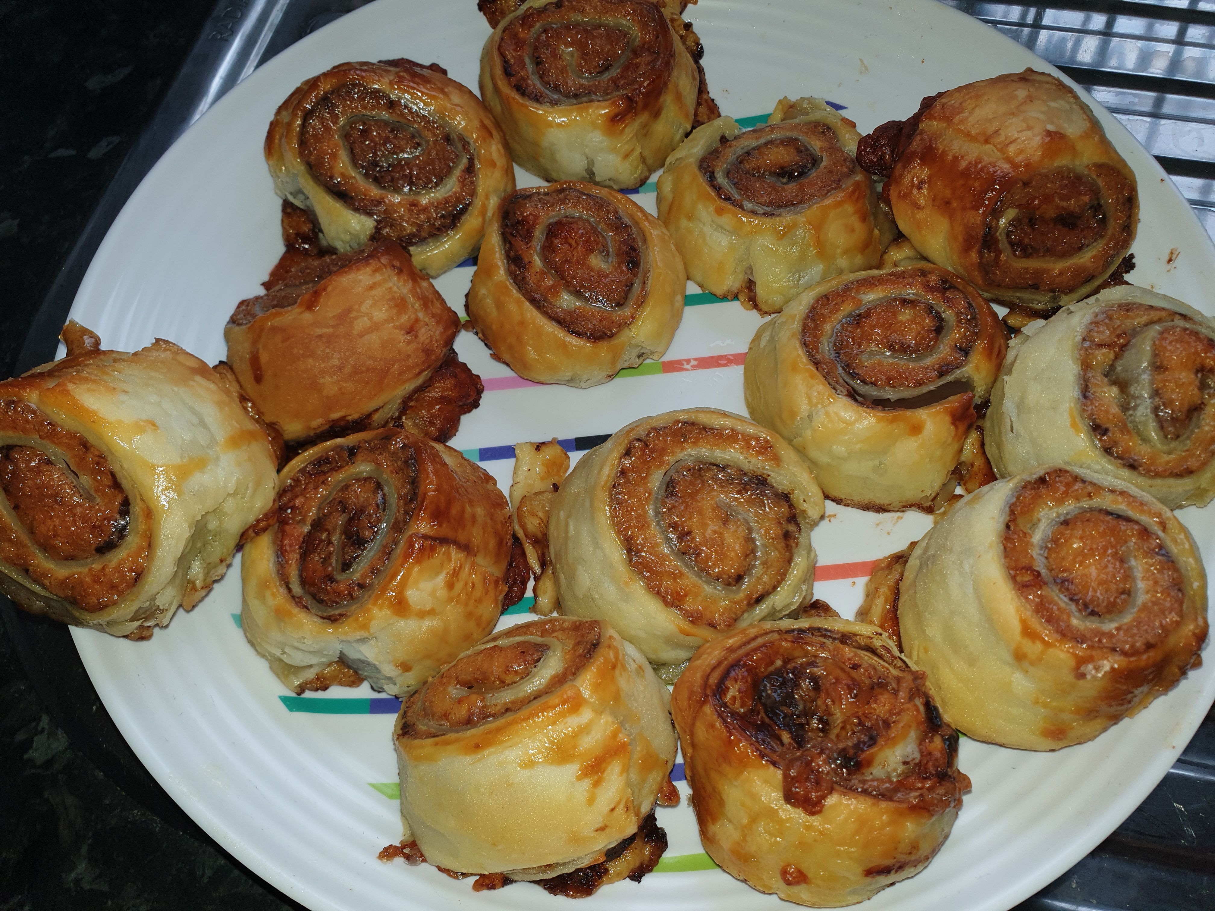 Cheesymite scrolls | bunch
