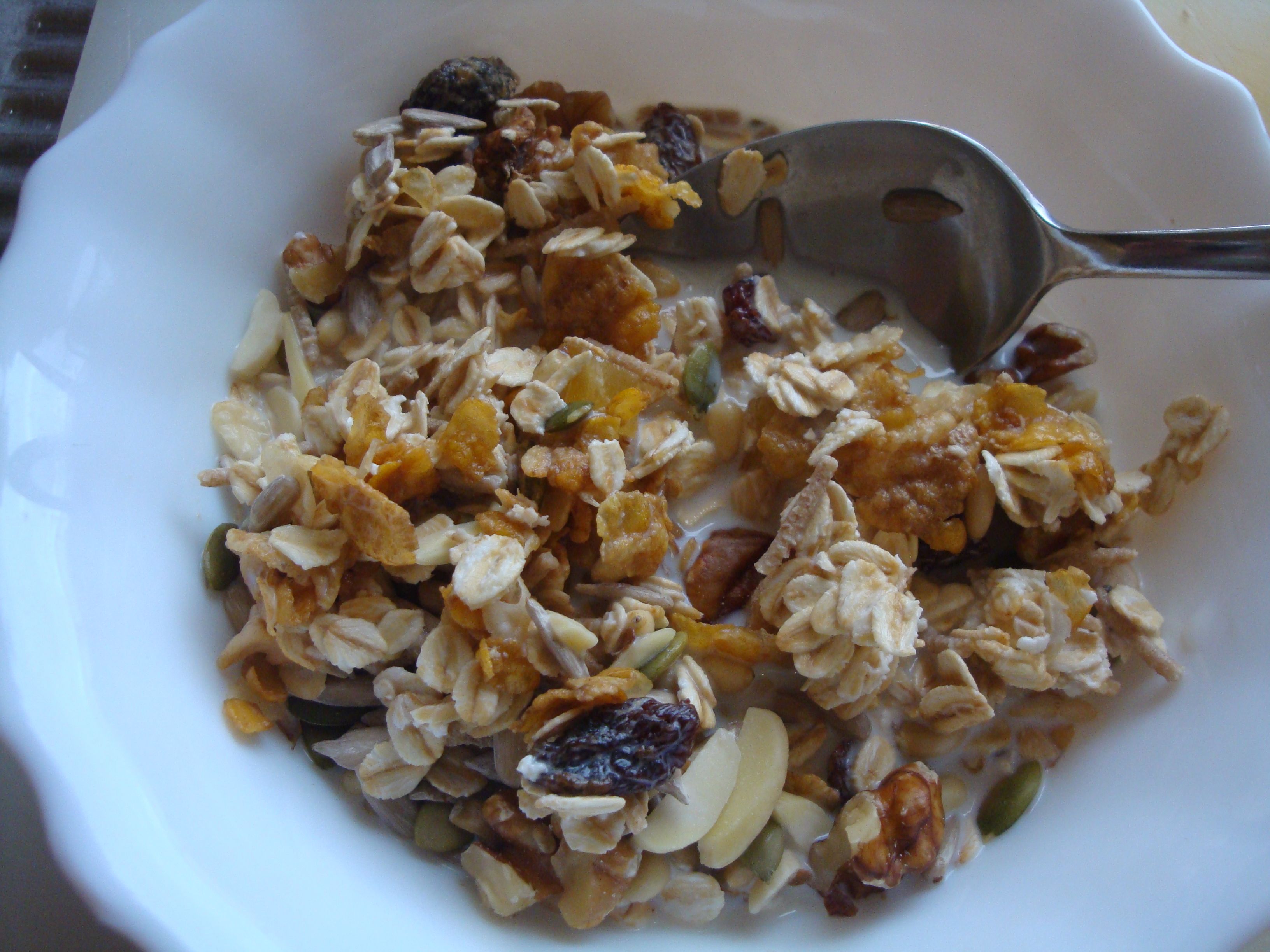 Nutty Breakfast Ceramuez | bunch