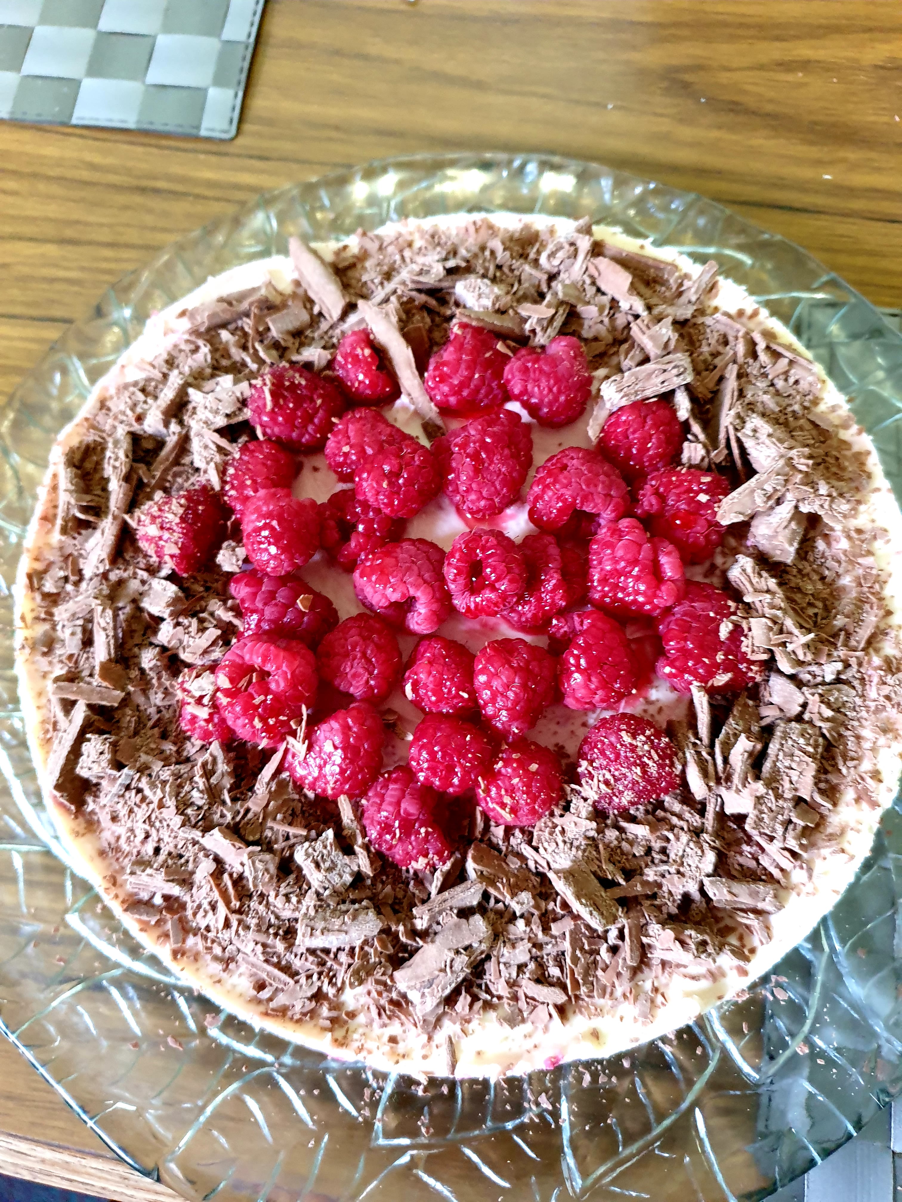 Raspberry and Chocolate Flake Cheesecake | bunch