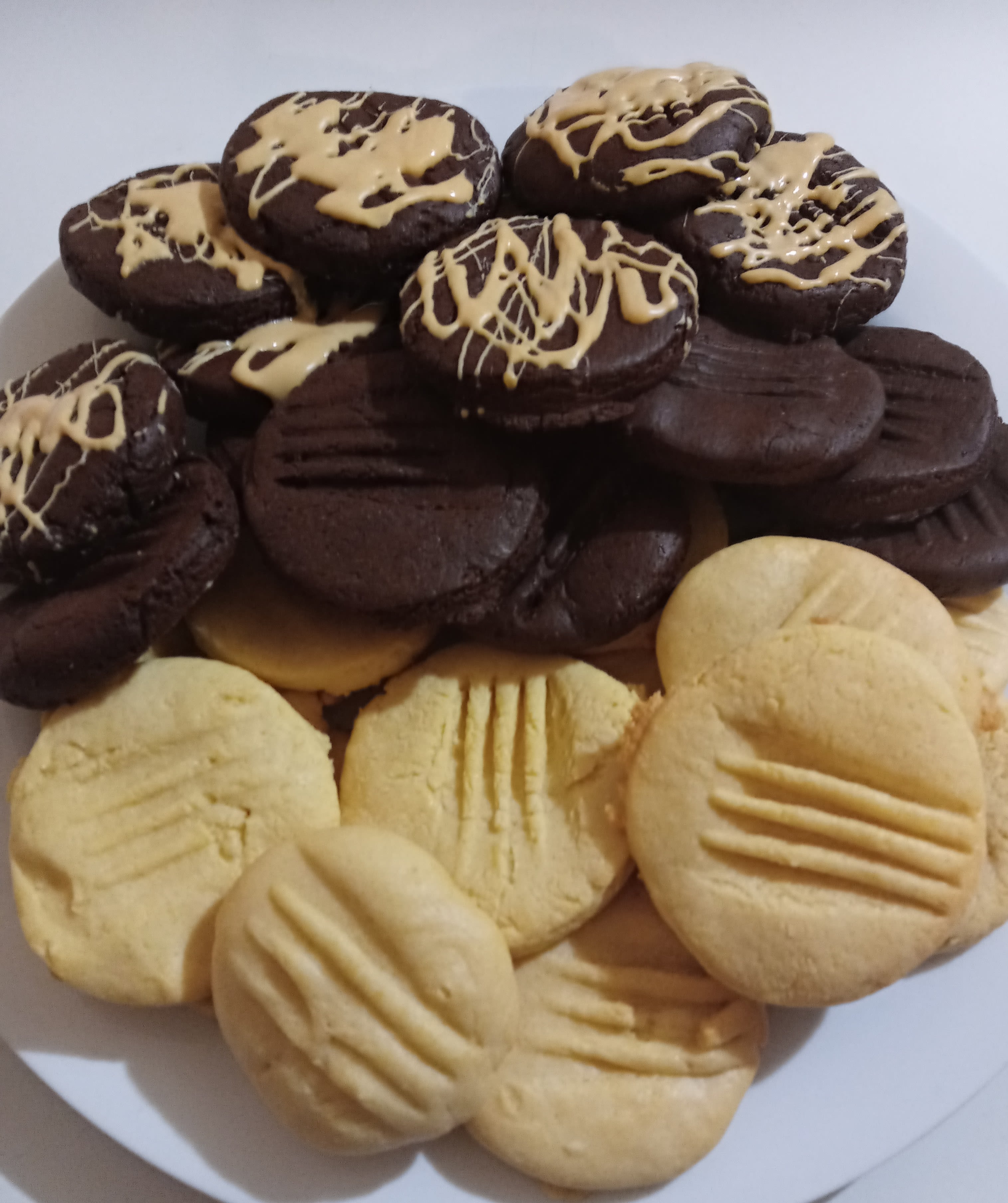 Assorted condensed milk biscuits | bunch