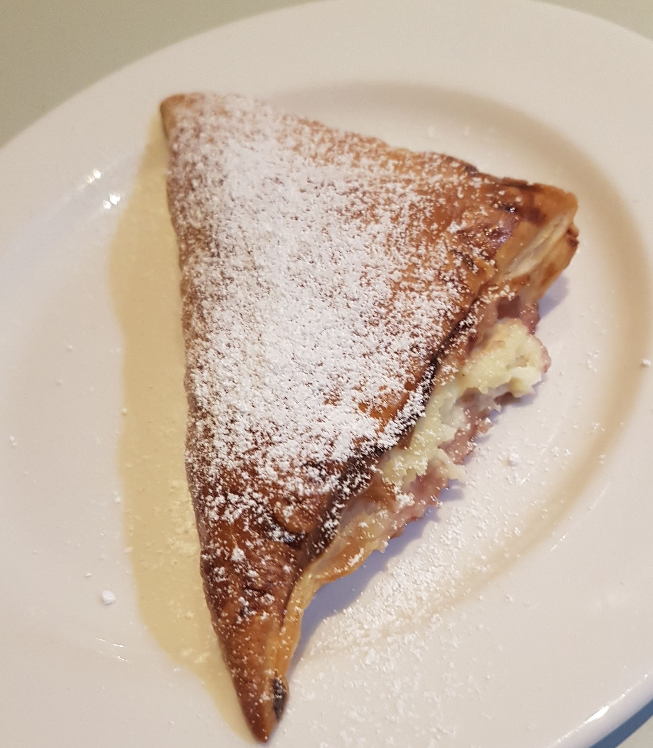 Raspberry and cream cheese parcels | bunch