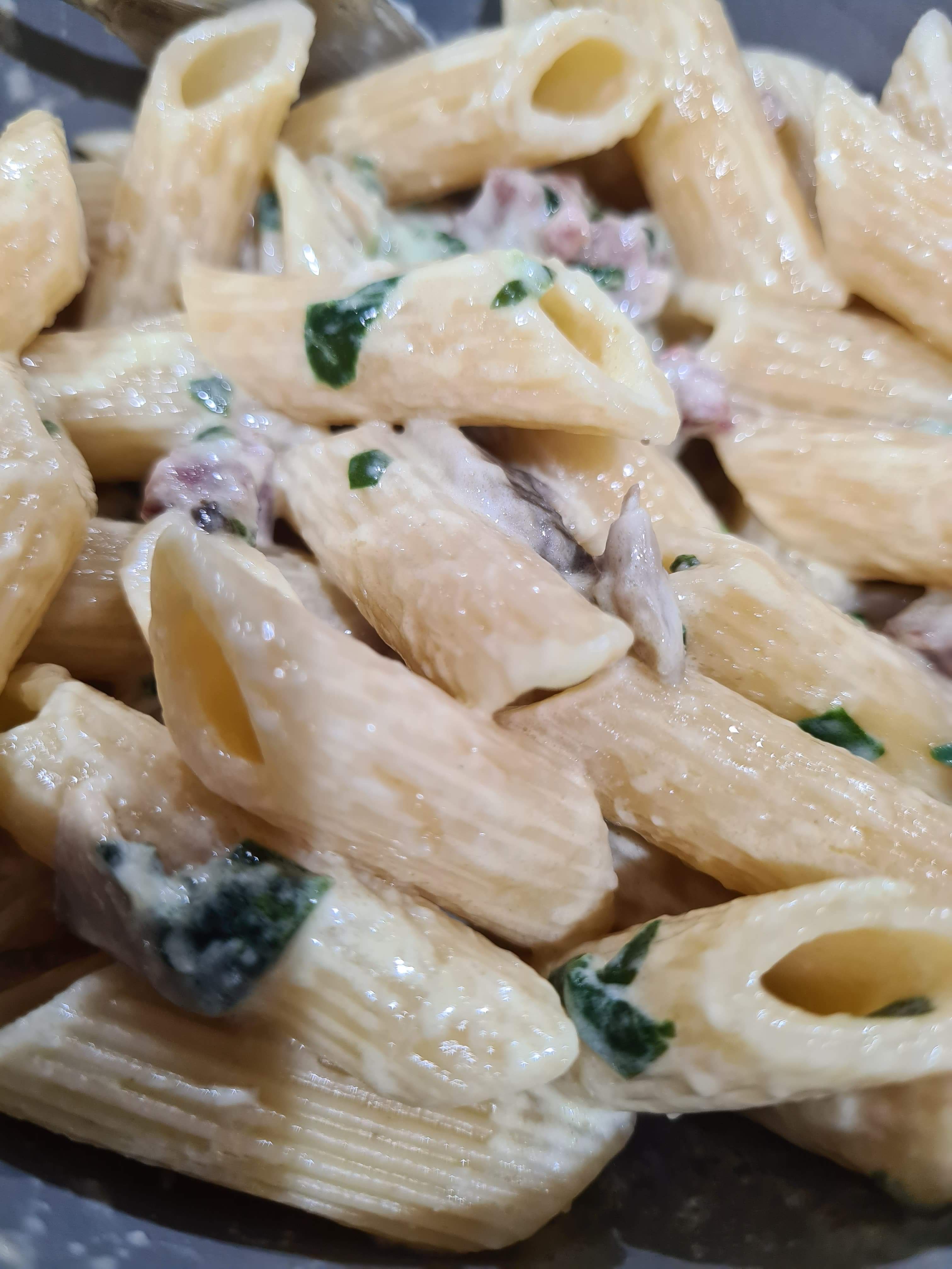 Silverside, mushroom and spinach creamy pasta | bunch