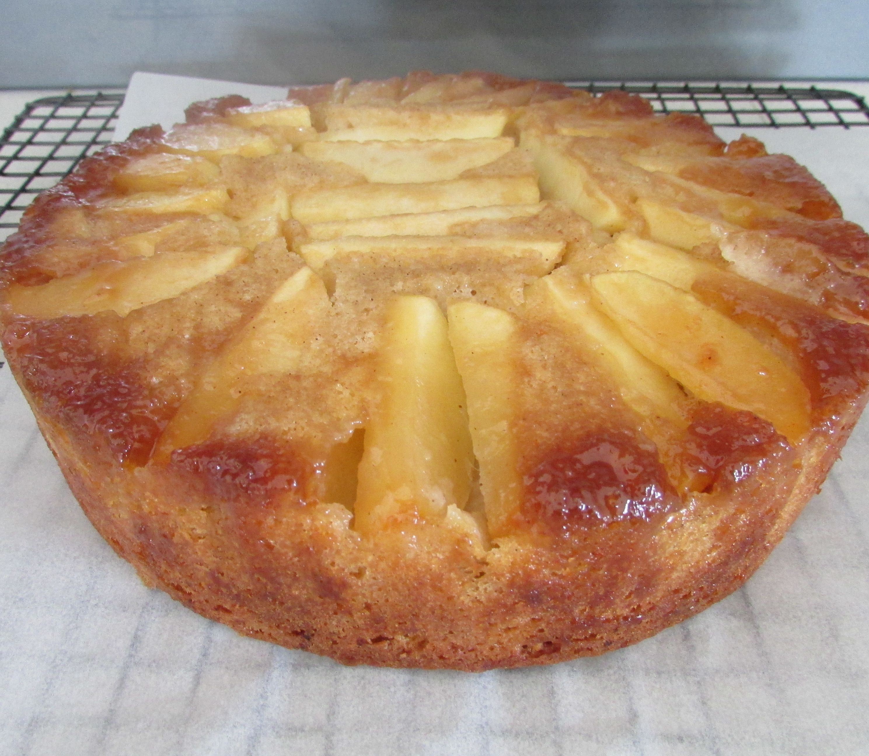 Caramel apple cake | bunch