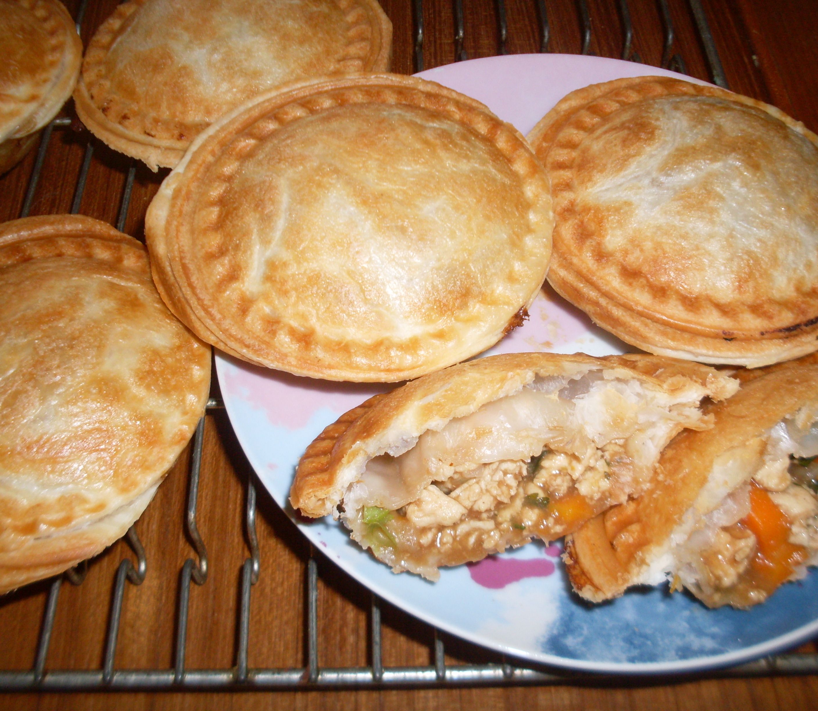 Chicken Pies with vegetables | bunch