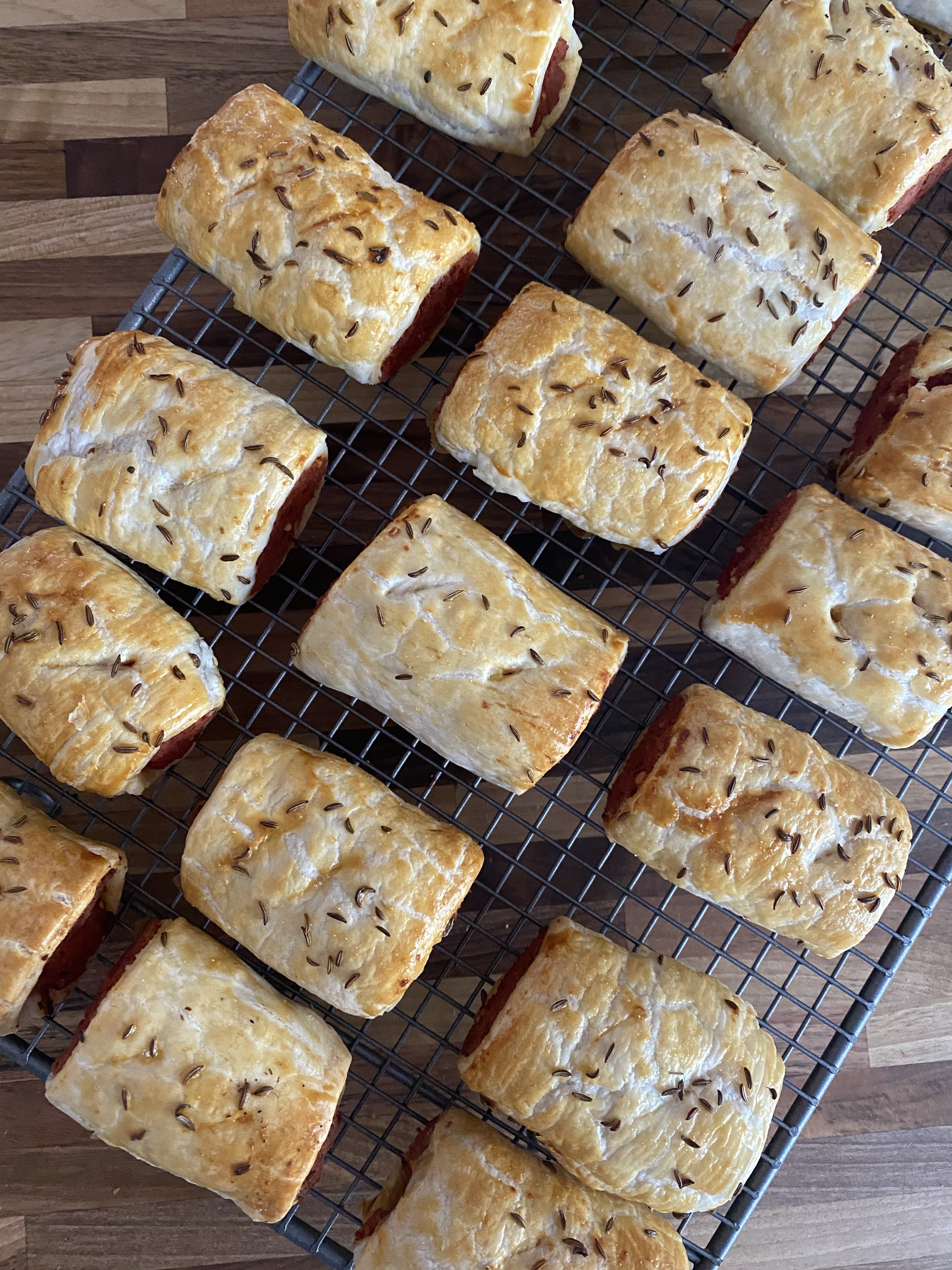 Devon Sausage Rolls 🐷 | bunch
