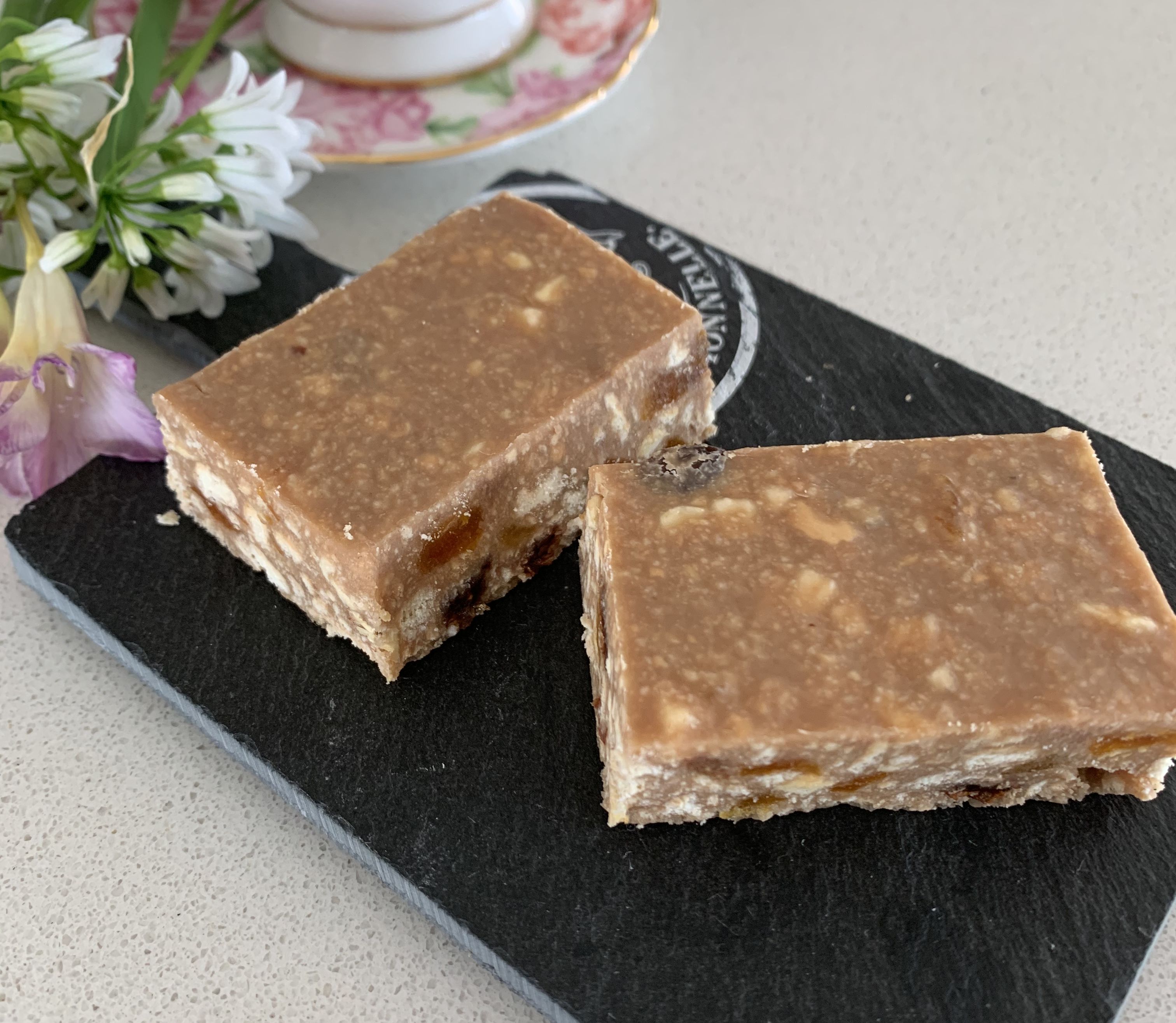 No bake fruit slice | bunch