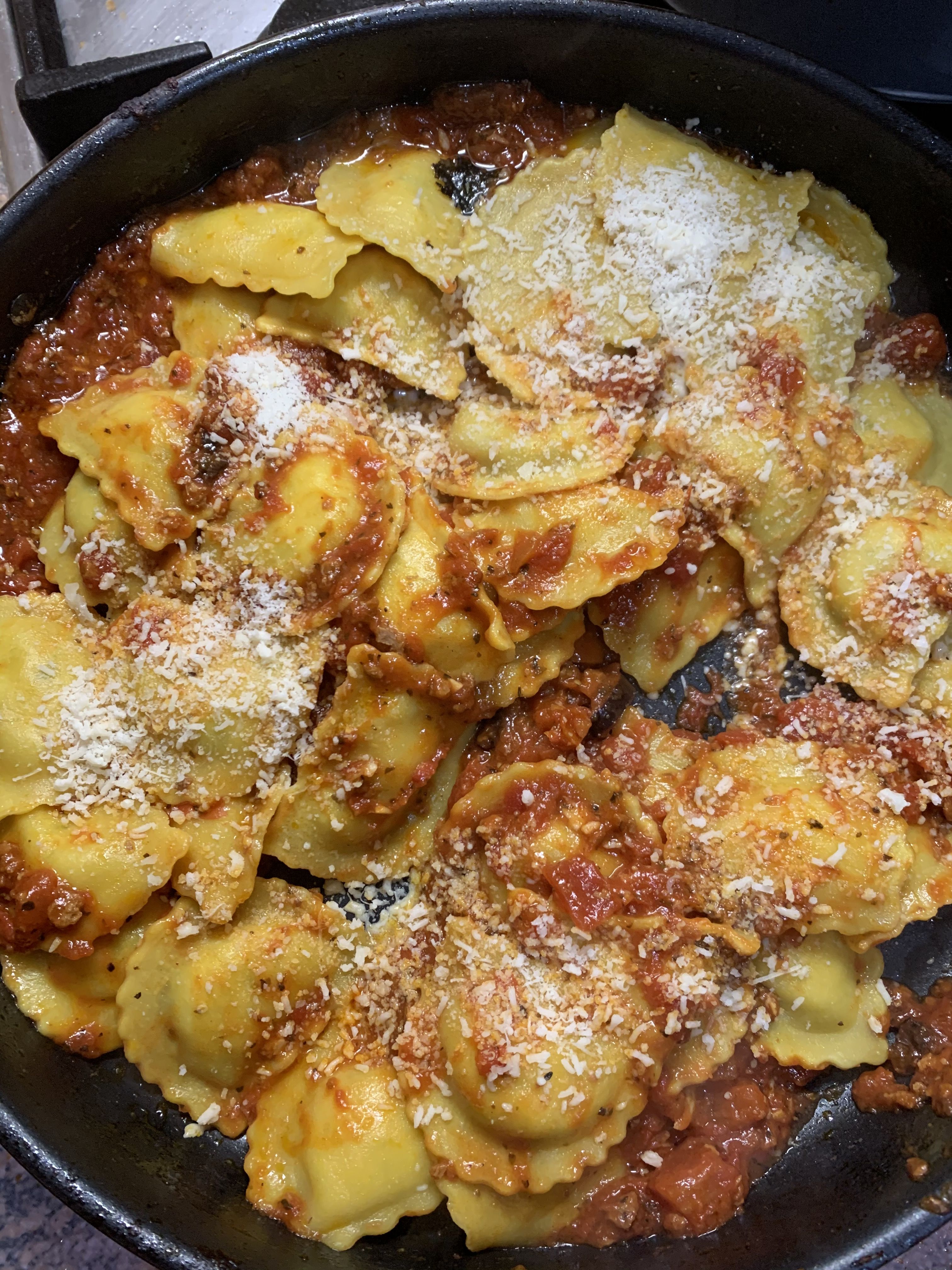 Agnolotti Pasta w/ vegan sauce | bunch