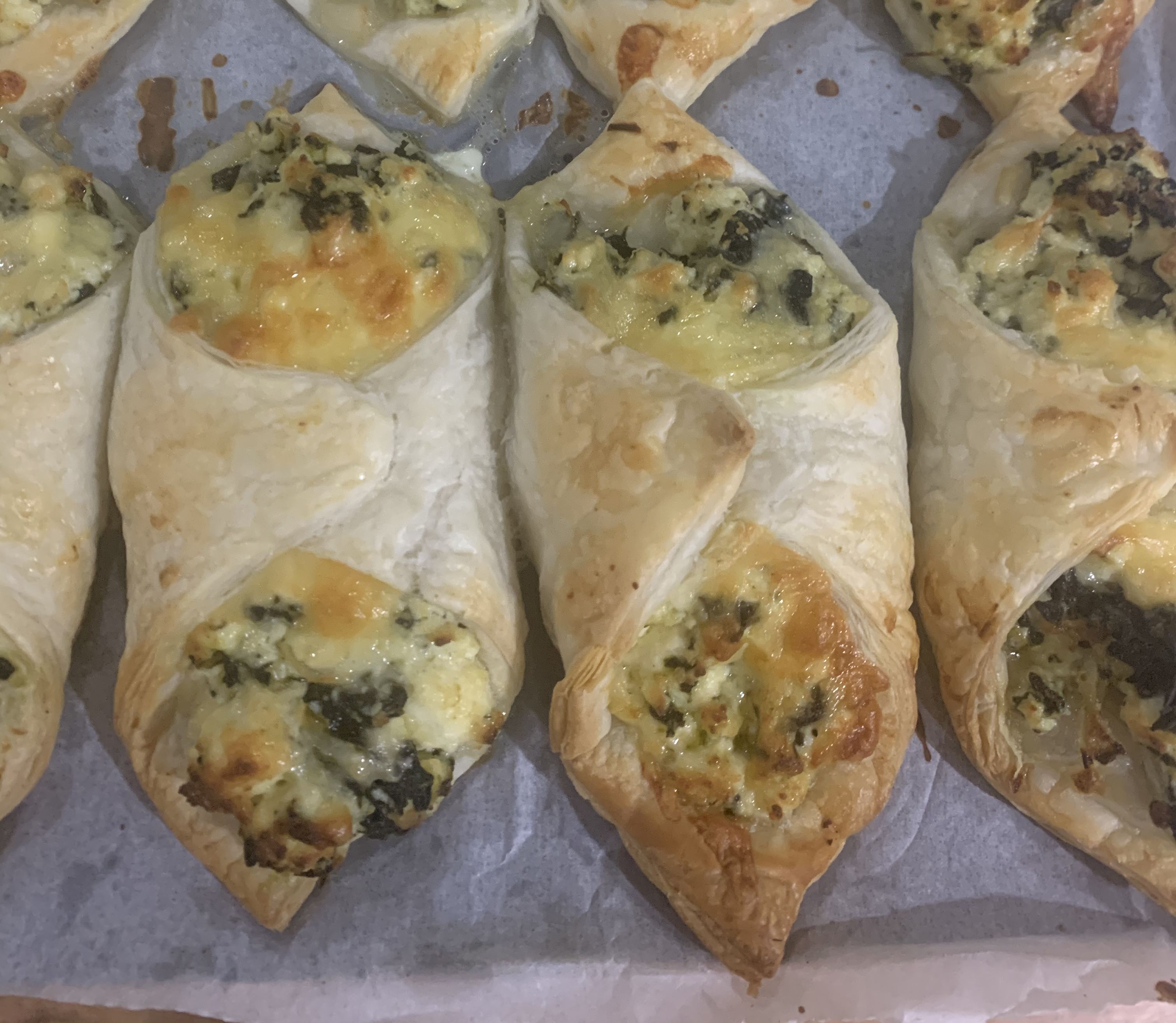 Spinach and Ricotta Pastries | bunch