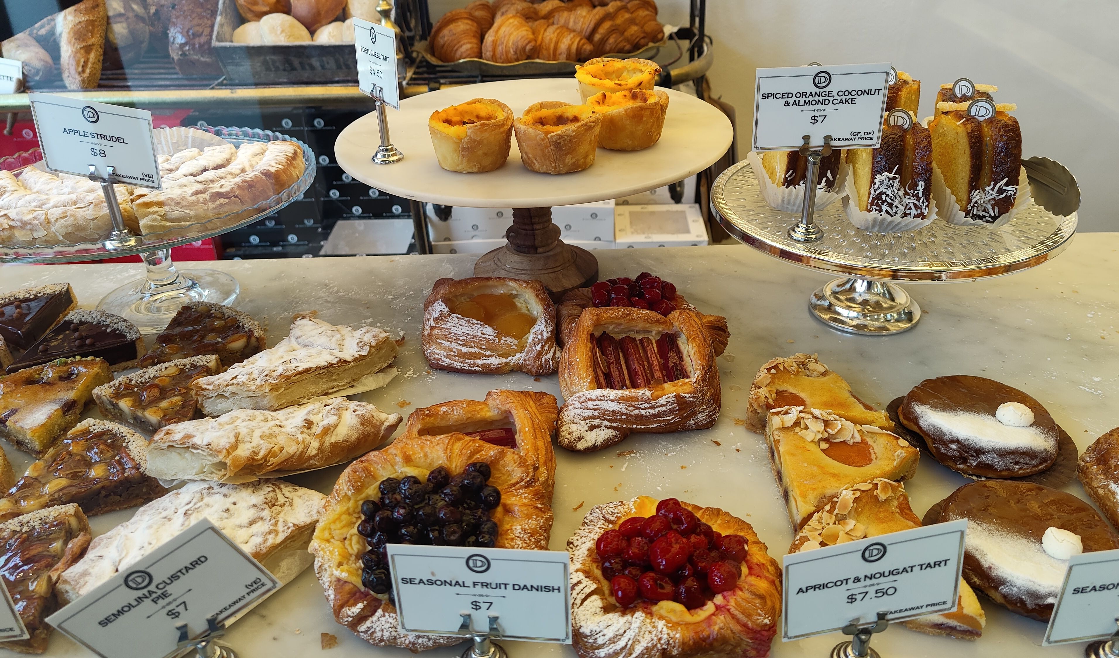 A decadent European coffee shop | bunch