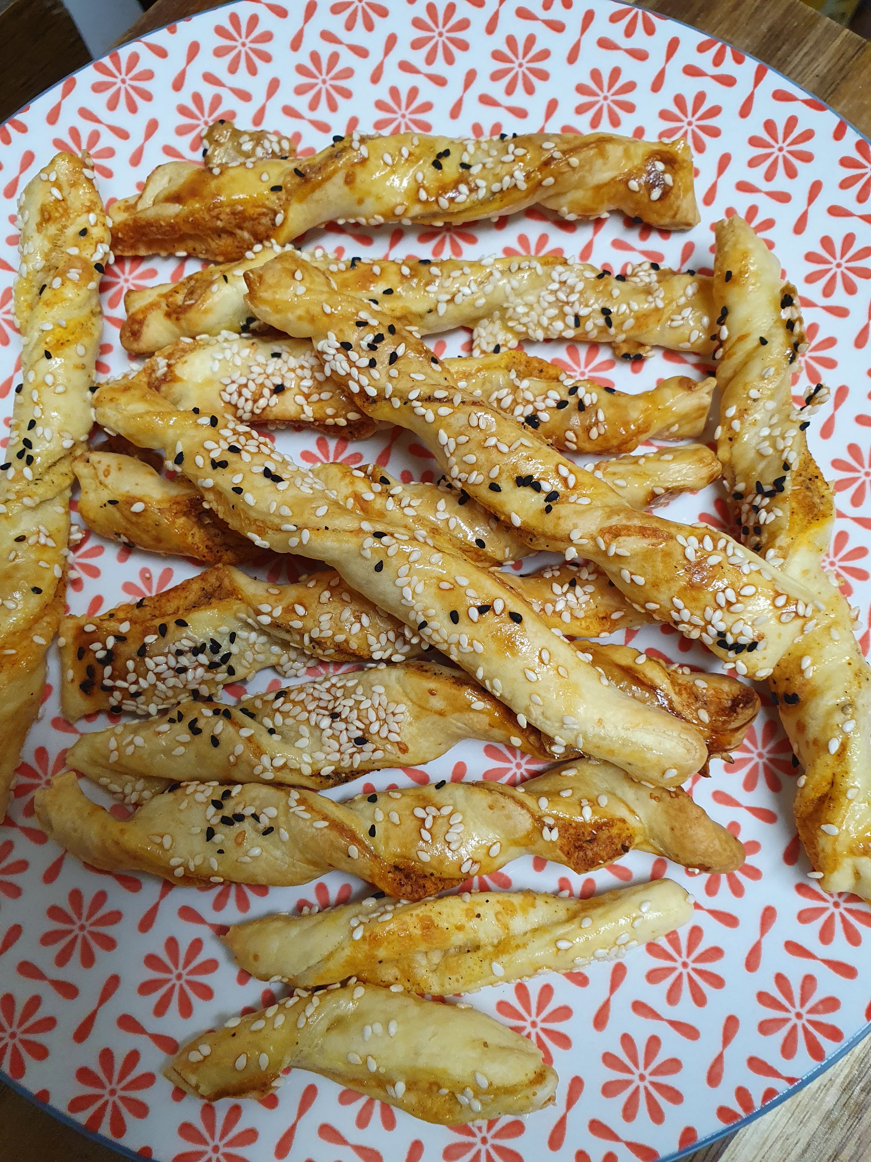 Parmesan, Paprika and Cracked Pepper Twists | bunch