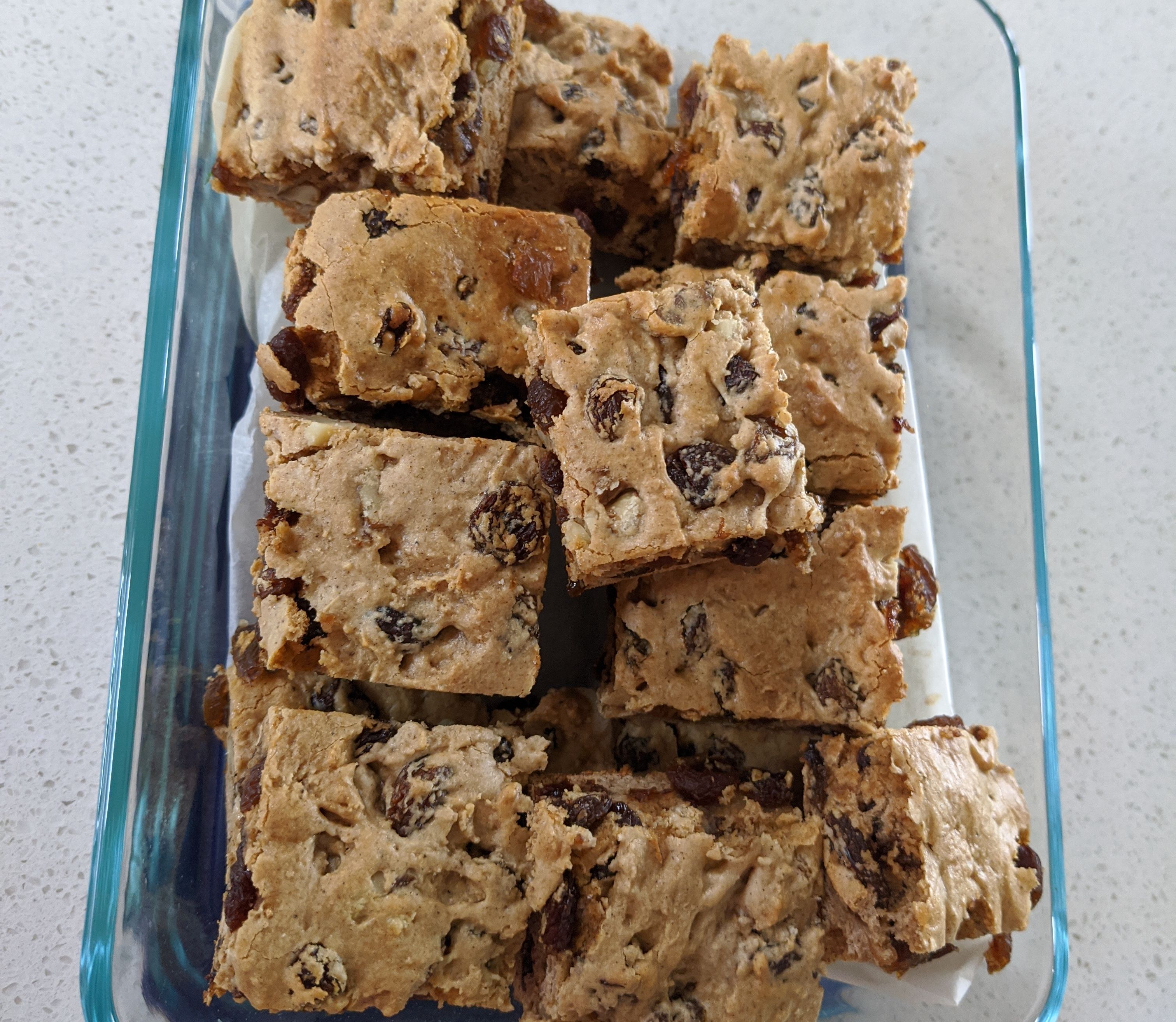 Saltana and walnut slice | bunch