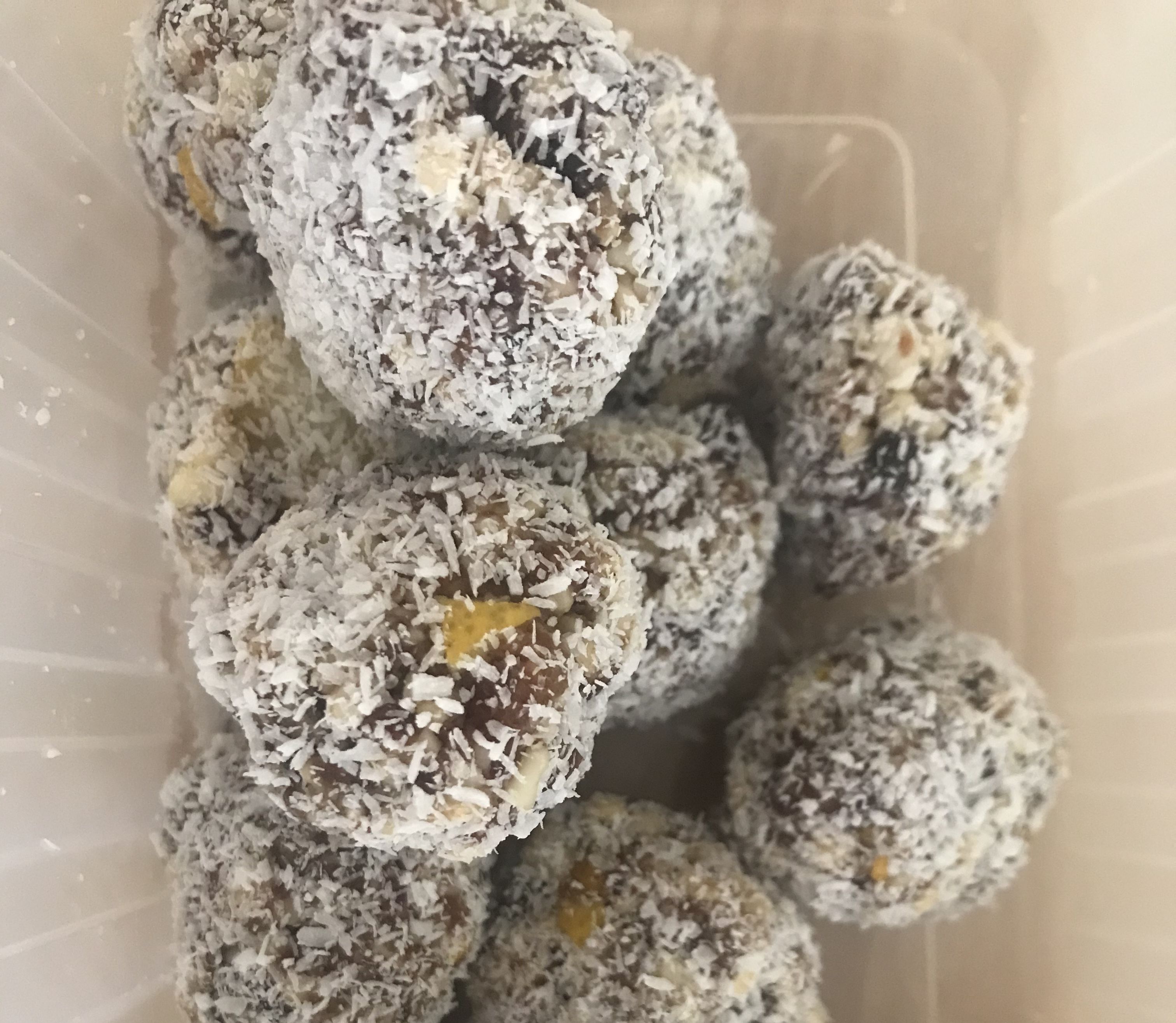 Lemon and Date Balls | bunch